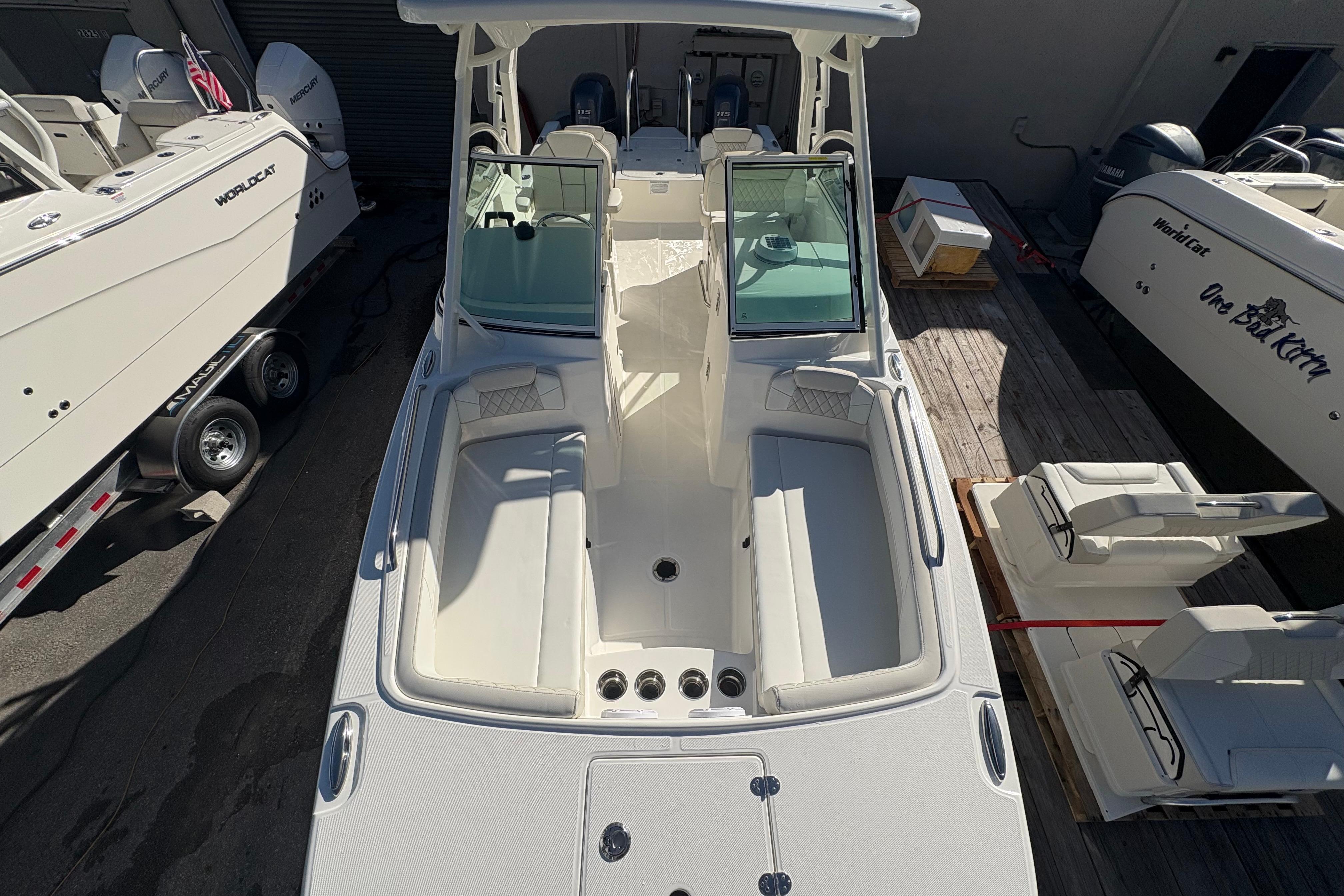 2025 World Cat 230 DC Catamarans à moteur à vendre - YachtWorld