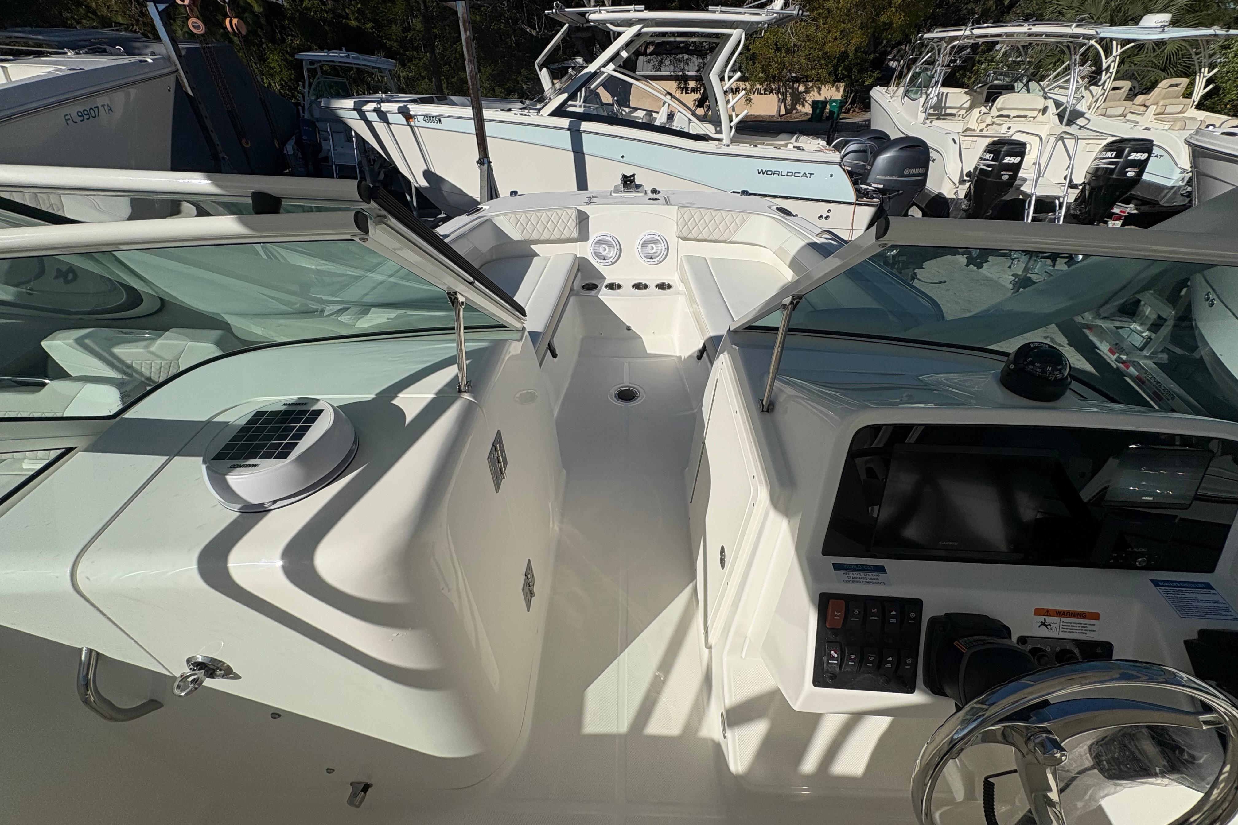 2025 World Cat 230 DC Catamarans à moteur à vendre - YachtWorld