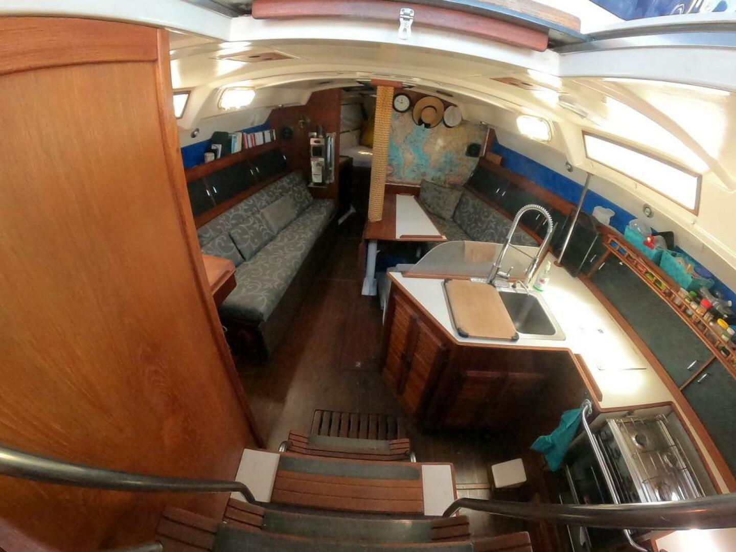 1985 Hunter Legend 40 Sloop for sale - YachtWorld