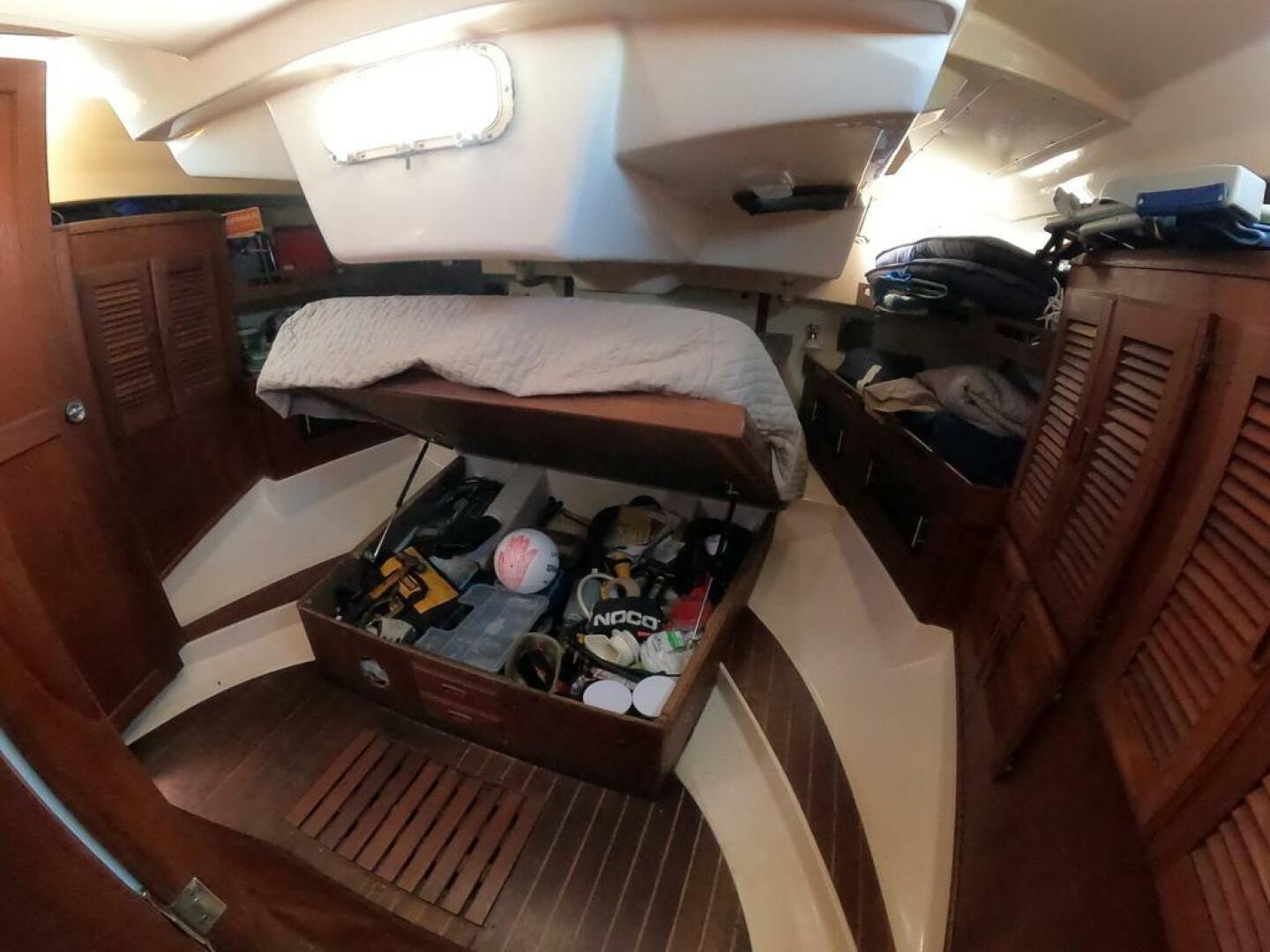 1985 Hunter Legend 40 Sloop for sale - YachtWorld