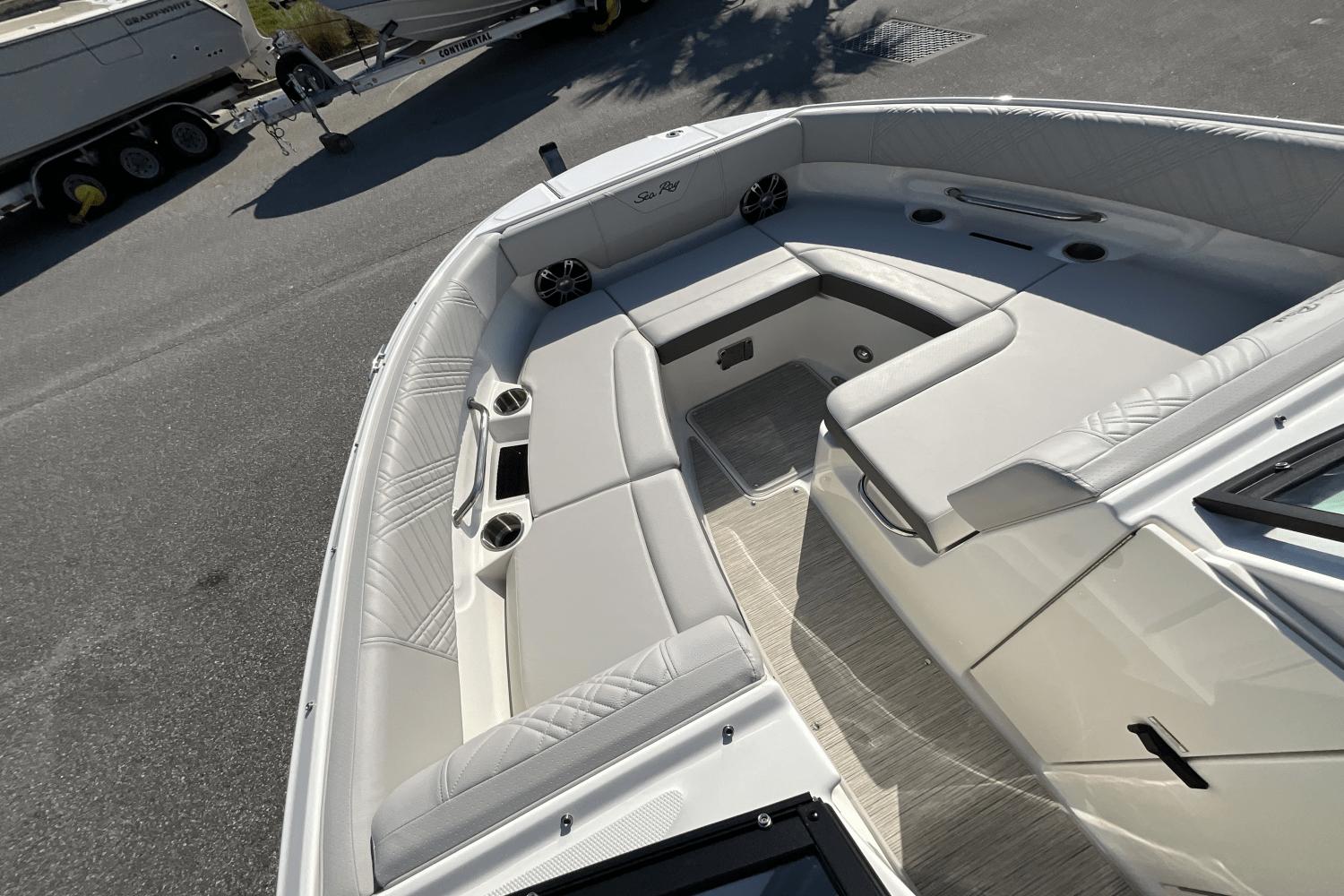 2025 Sea Ray SDX 250 Outboard Runabout for sale - YachtWorld