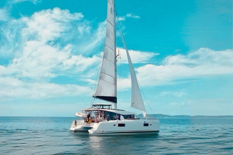 Used Lagoon 42 - iNautia