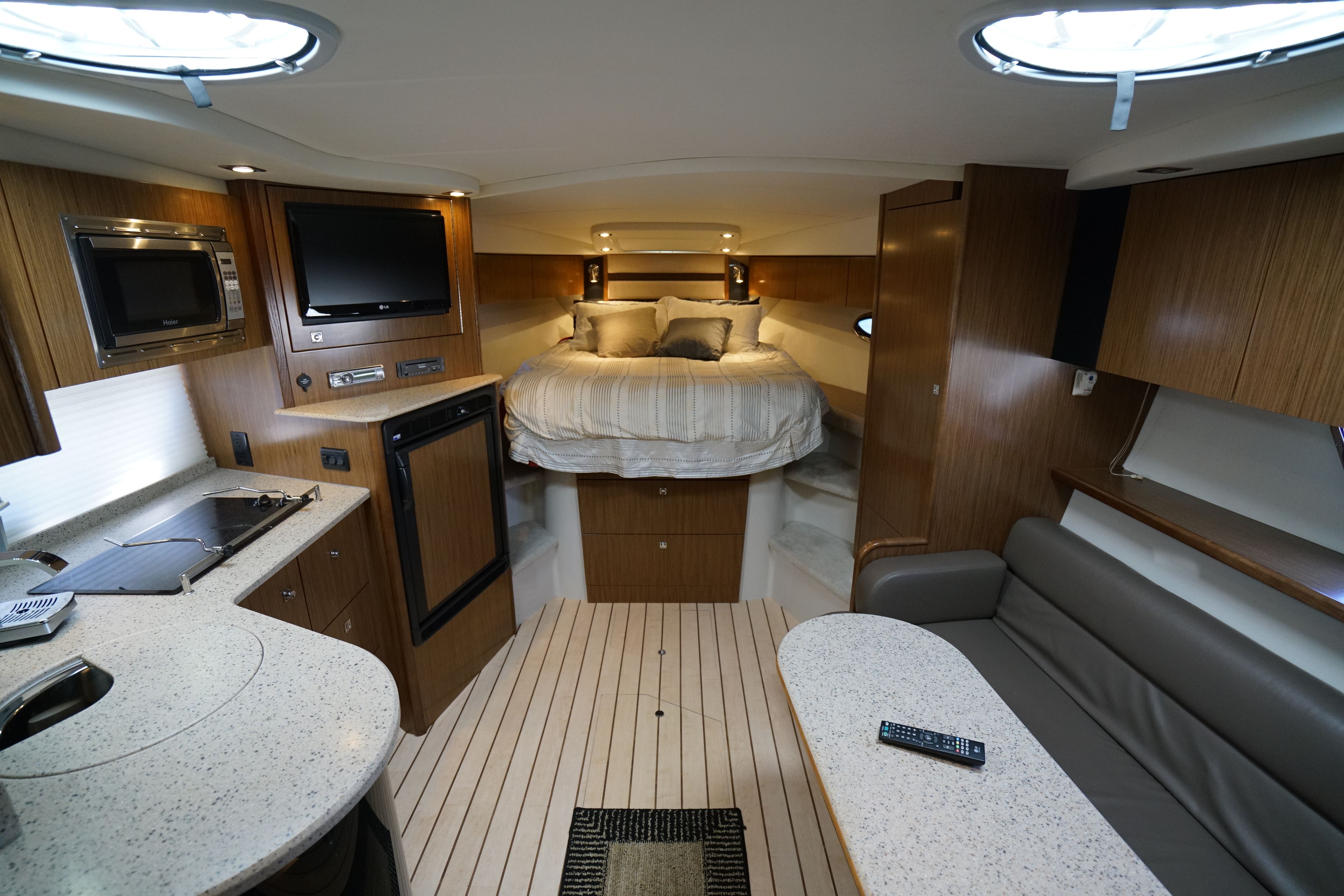 2013 Cruisers Yachts 380 Express - Weber Yachts
