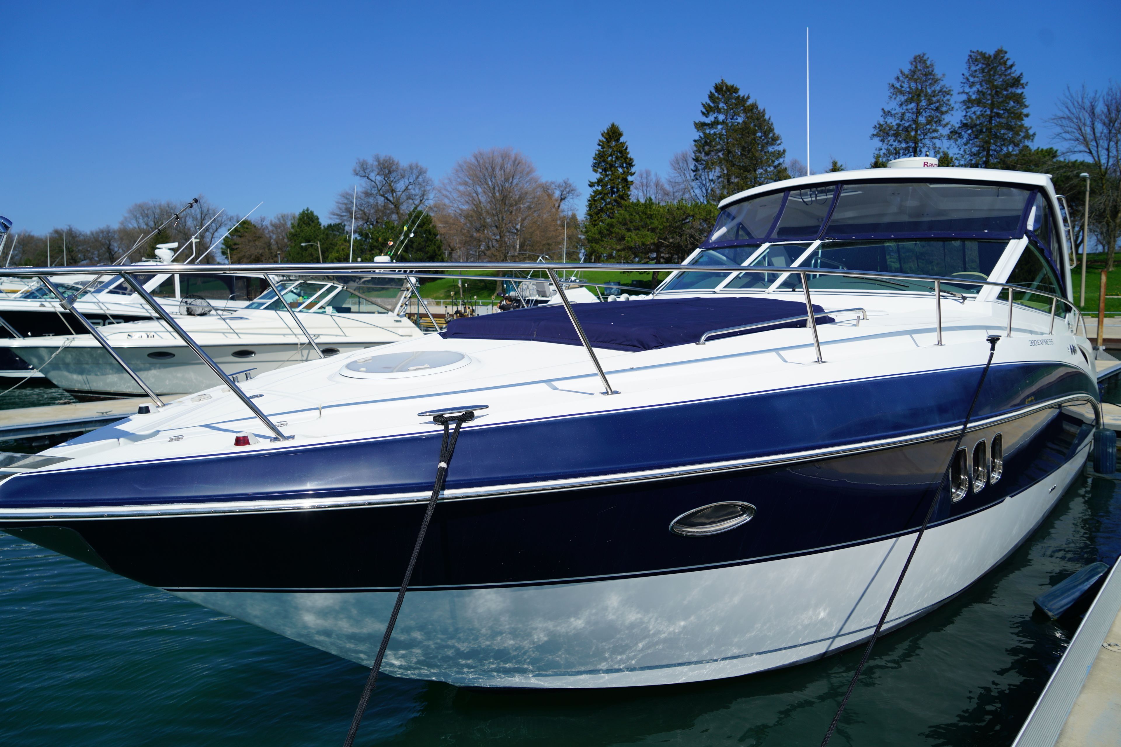 2013 Cruisers Yachts 380 Express - Weber Yachts