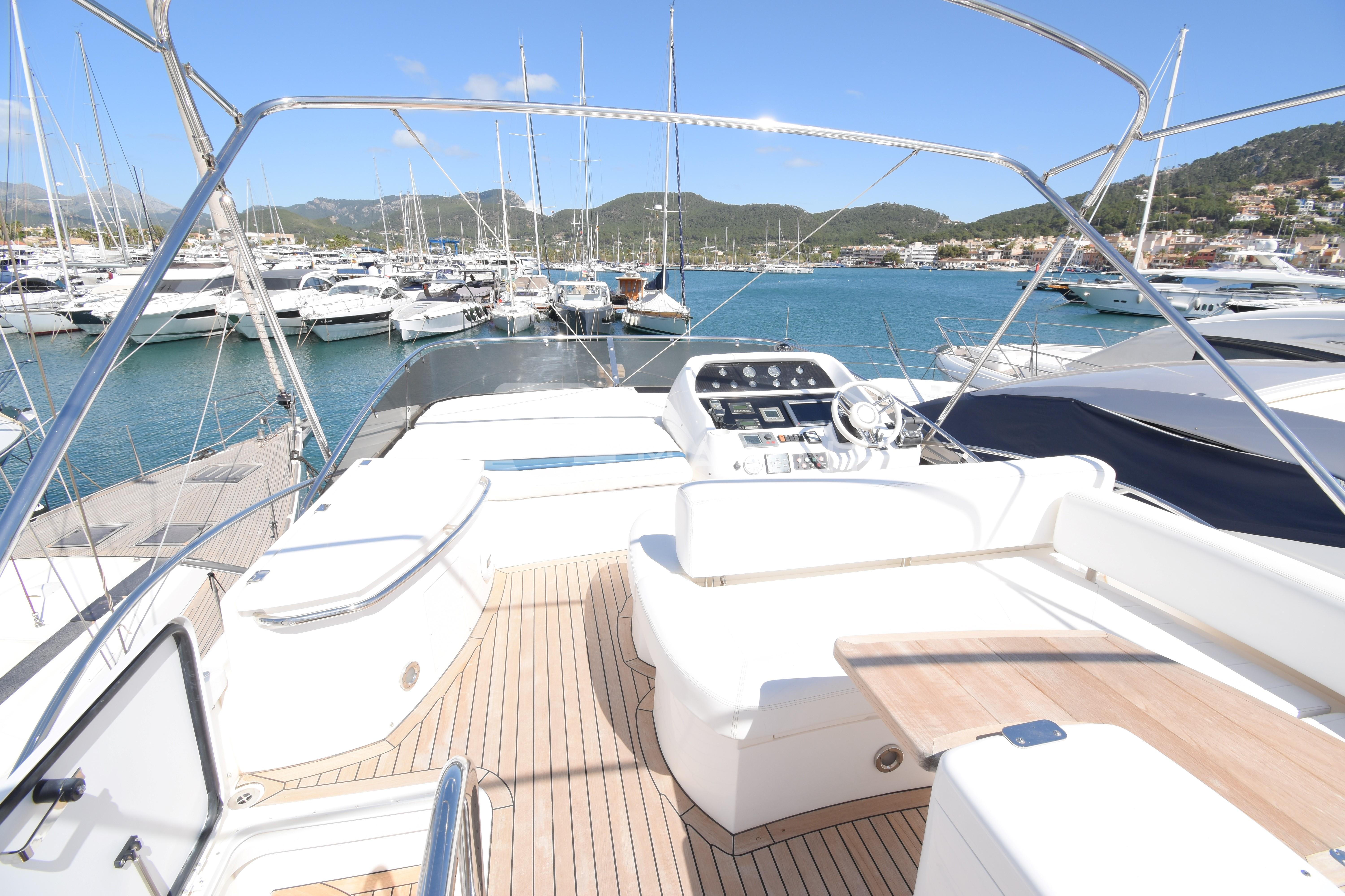 2010 Sunseeker Manhattan 52 Motor Yachts for sale - YachtWorld