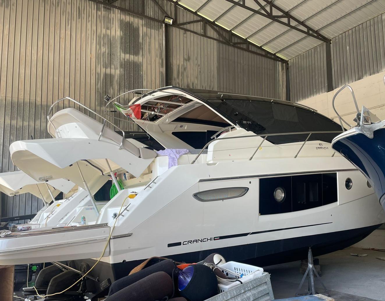 2021 Cranchi M44 HT Express-Boot Kaufen - YachtWorld