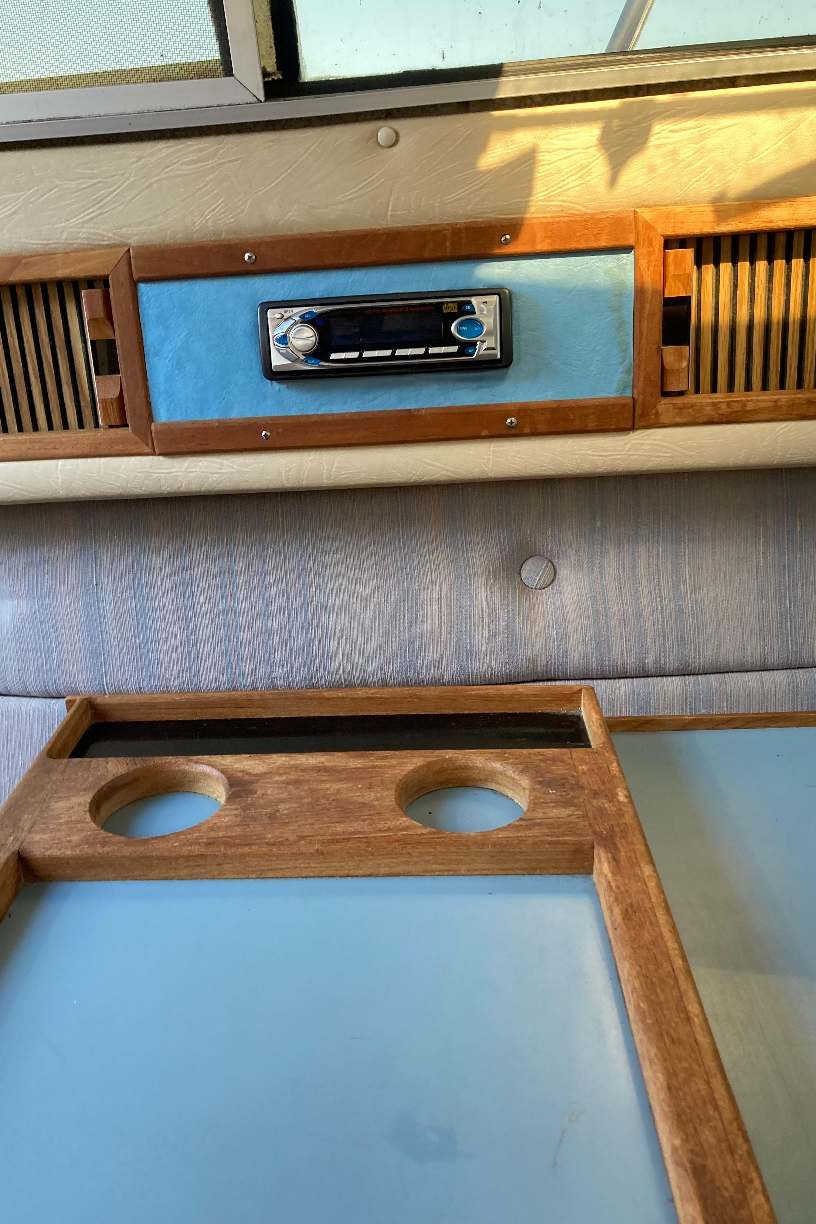 1986 Sea Ray 268 Sundancer Cuddy Cabin for sale - YachtWorld