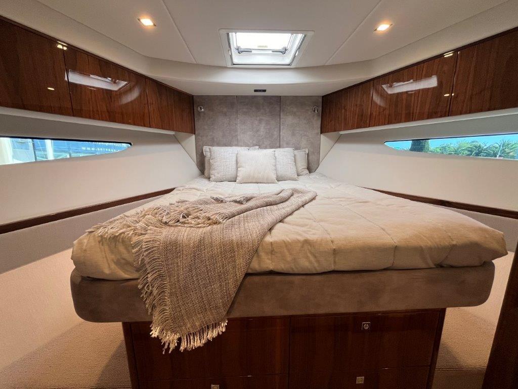 2024 Riviera 4600 Sport Yacht Platinum Edition Cruiser for sale ...