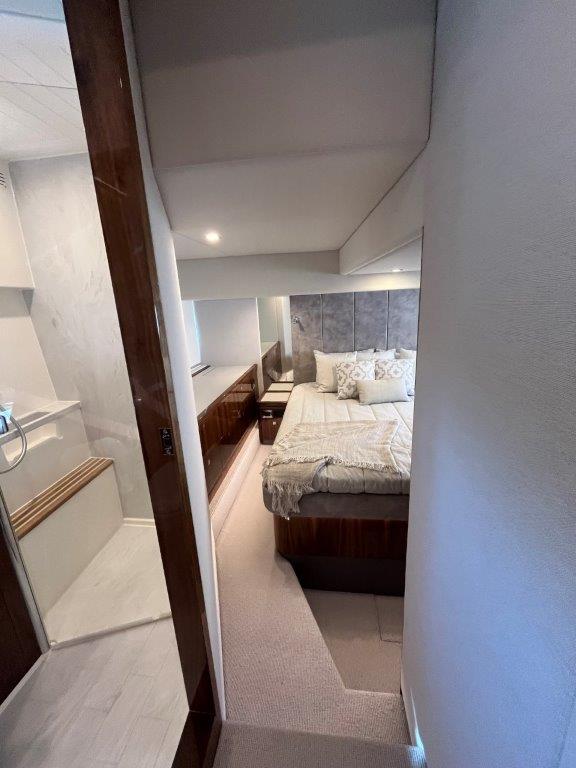 2024 Riviera 4600 Sport Yacht Platinum Edition Cruiser for sale ...