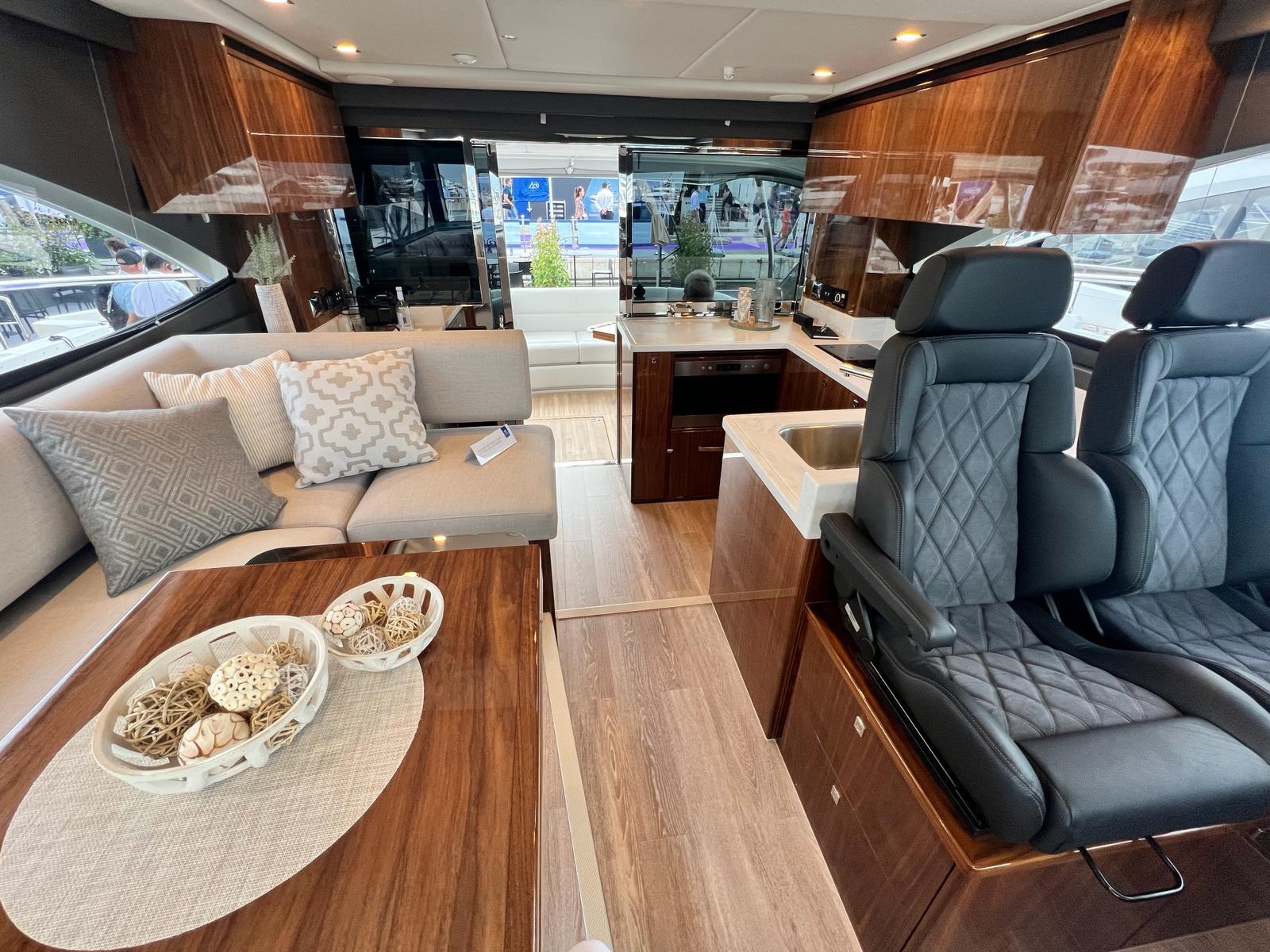 2024 Riviera 4600 Sport Yacht Platinum Edition Cruiser for sale ...