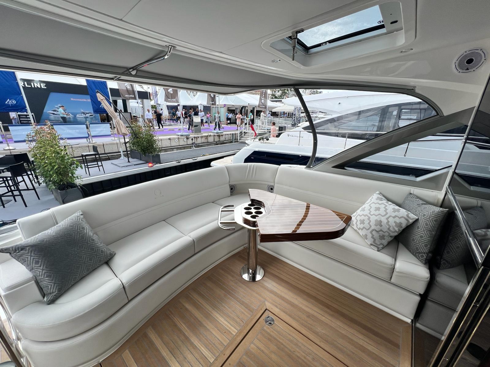 2024 Riviera 4600 Sport Yacht Platinum Edition Cruiser for sale ...