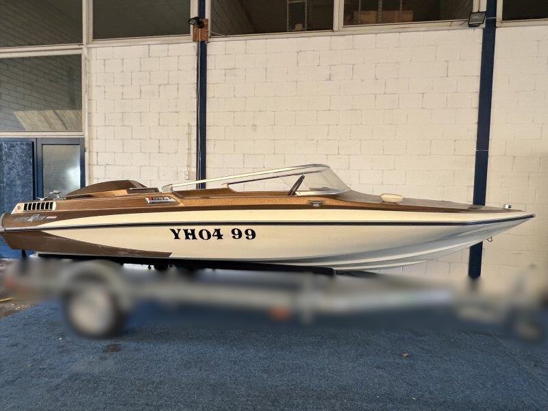 Glastron Carlson CV-16-V8 | 1900 | 5m | Boatshop24