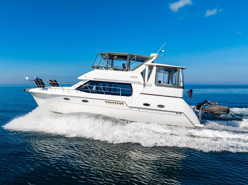 2000 Carver 406 Aft Cabin Motor Yacht - Weber Yachts