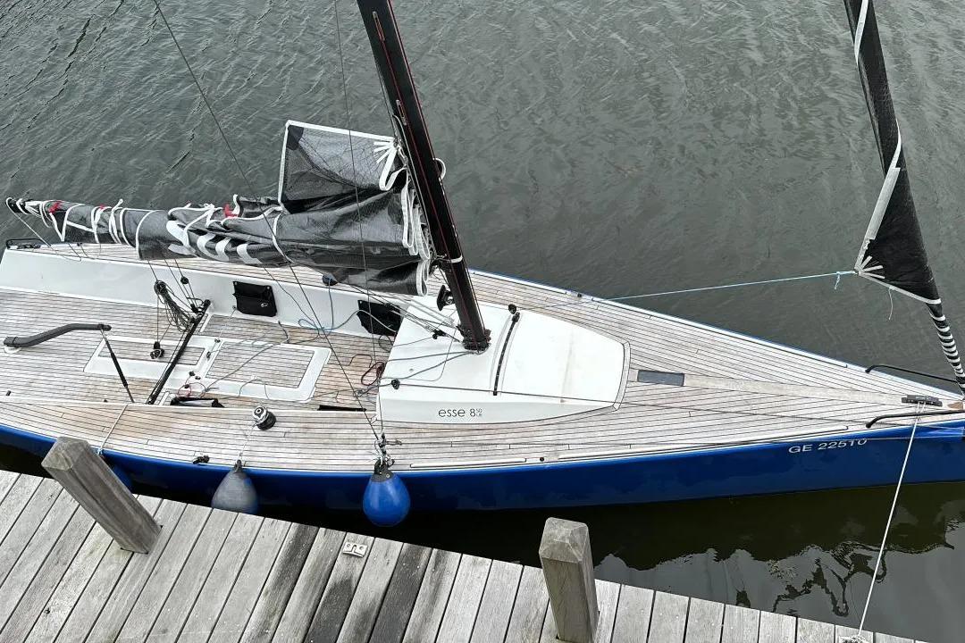 2020 Esse 850 LE Dagsseglare till salu- YachtWorld