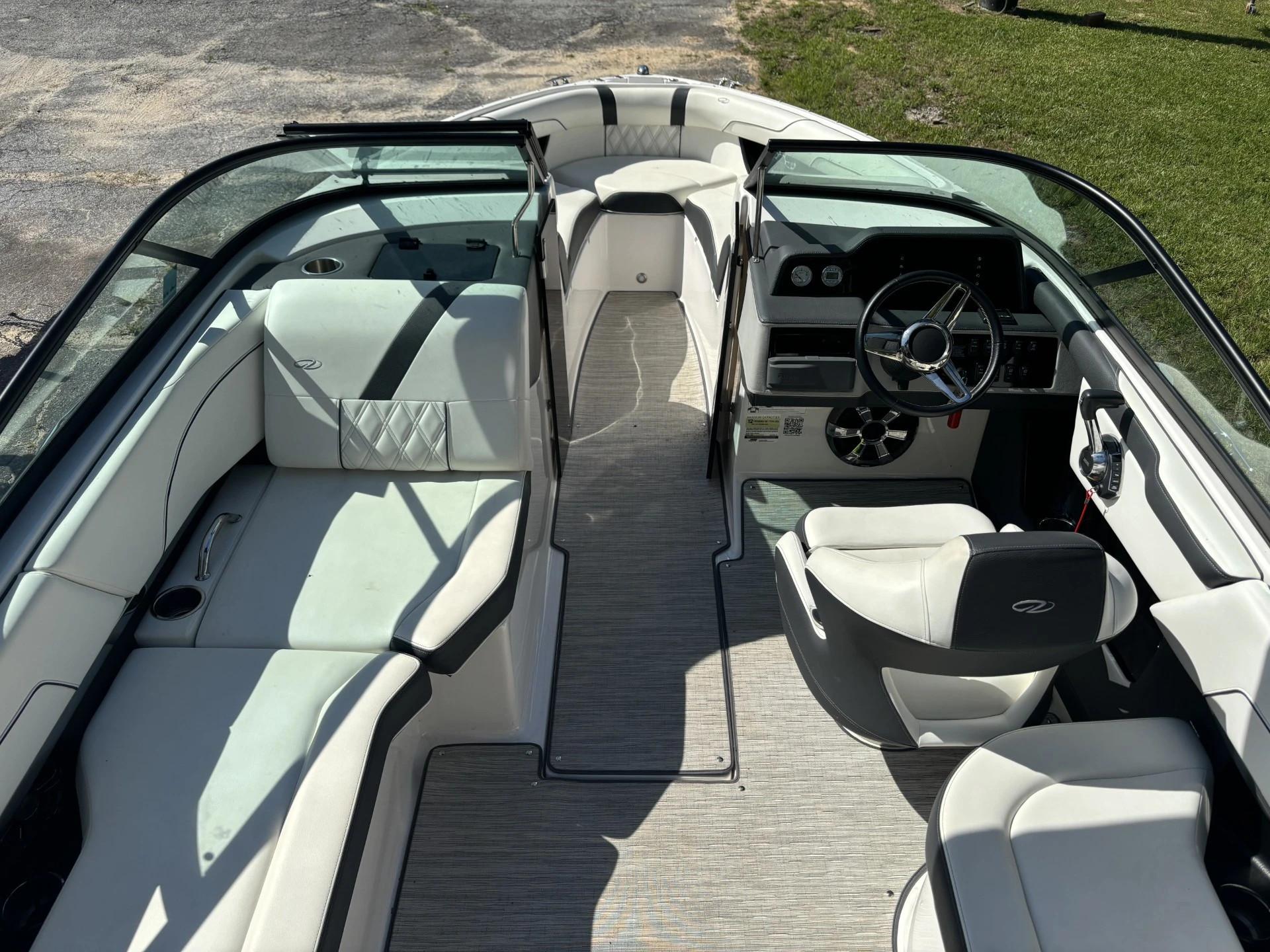 2019 Regal 2300 Surf Bowrider for sale - YachtWorld