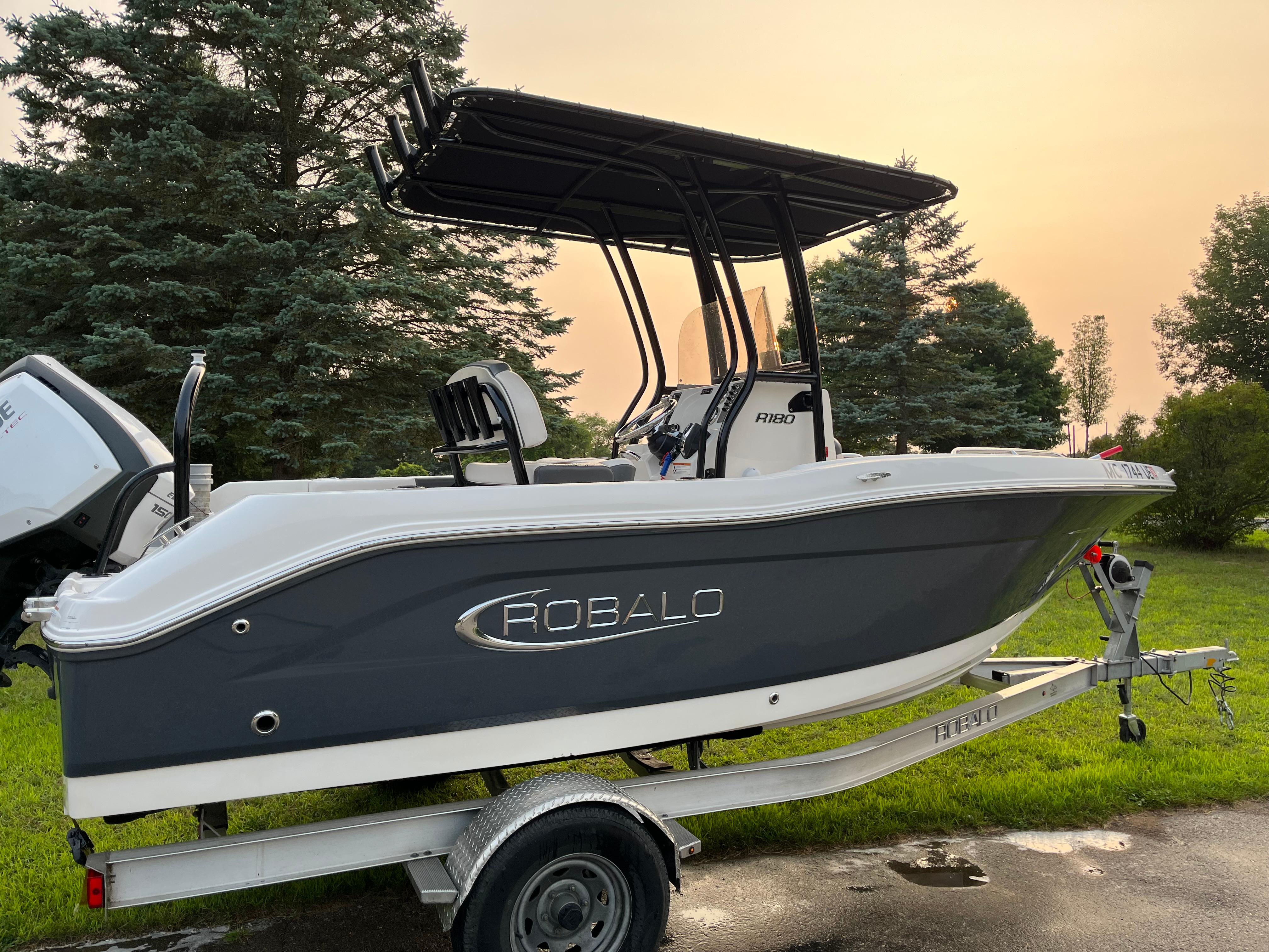 2018 Robalo R180 Center Console Centre Console for sale - YachtWorld