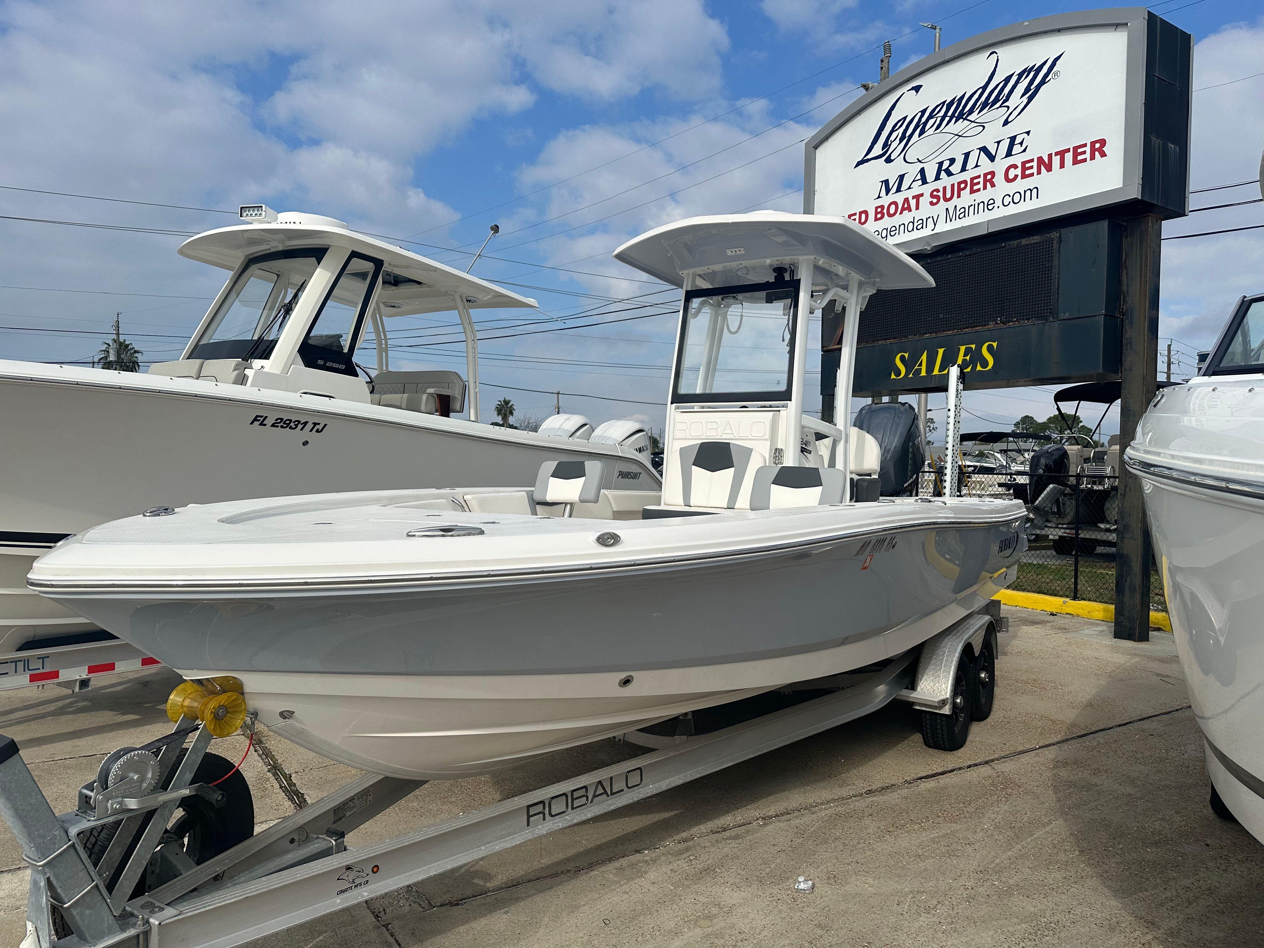 Robalo 246 Cayman boats for sale | YachtWorld