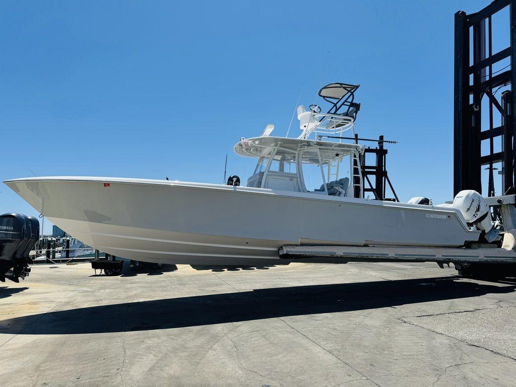 2021 Contender 39ST Centre Console for sale - YachtWorld
