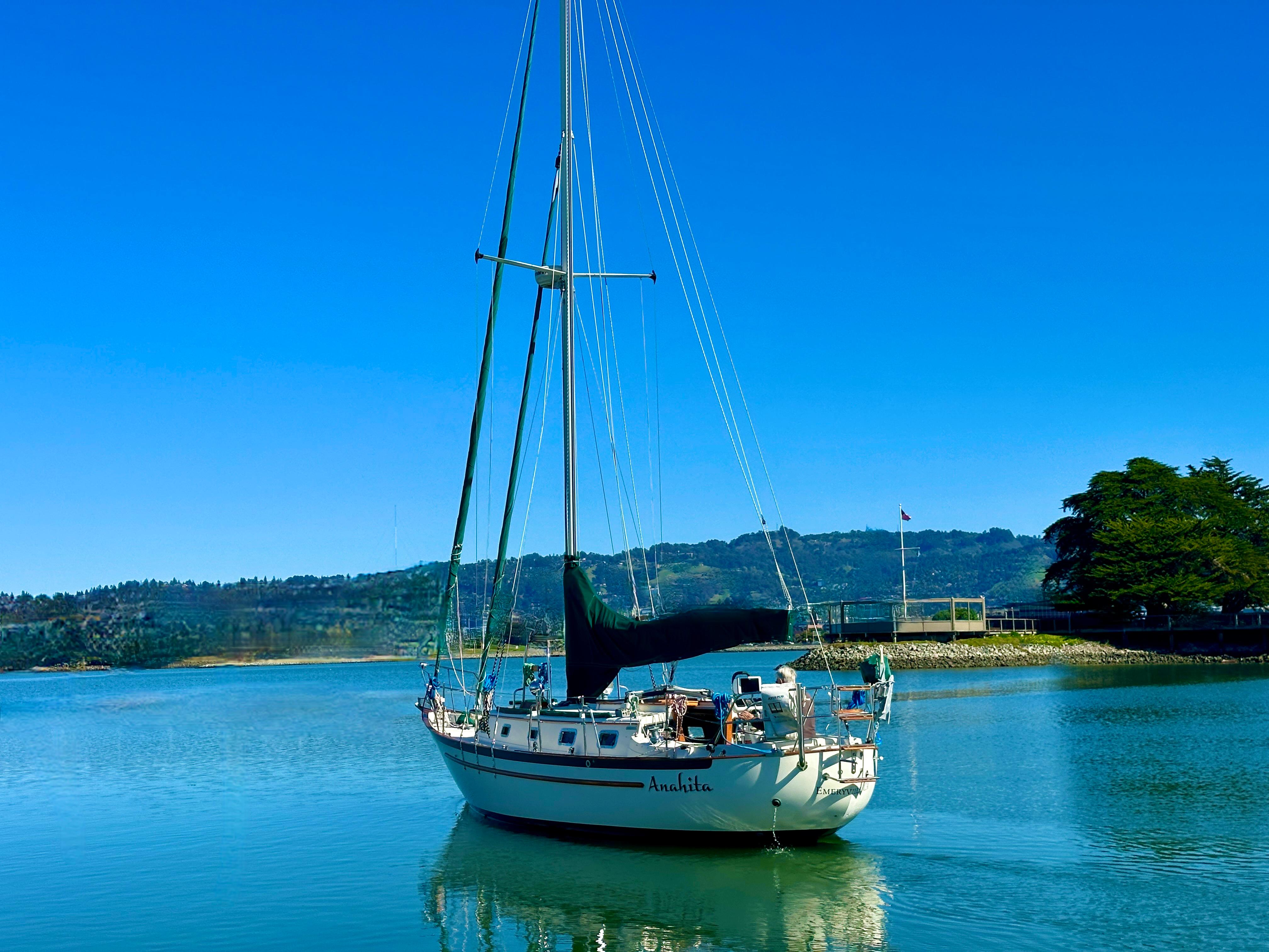 1998 Pacific Seacraft Cutter Cutter for sale - YachtWorld