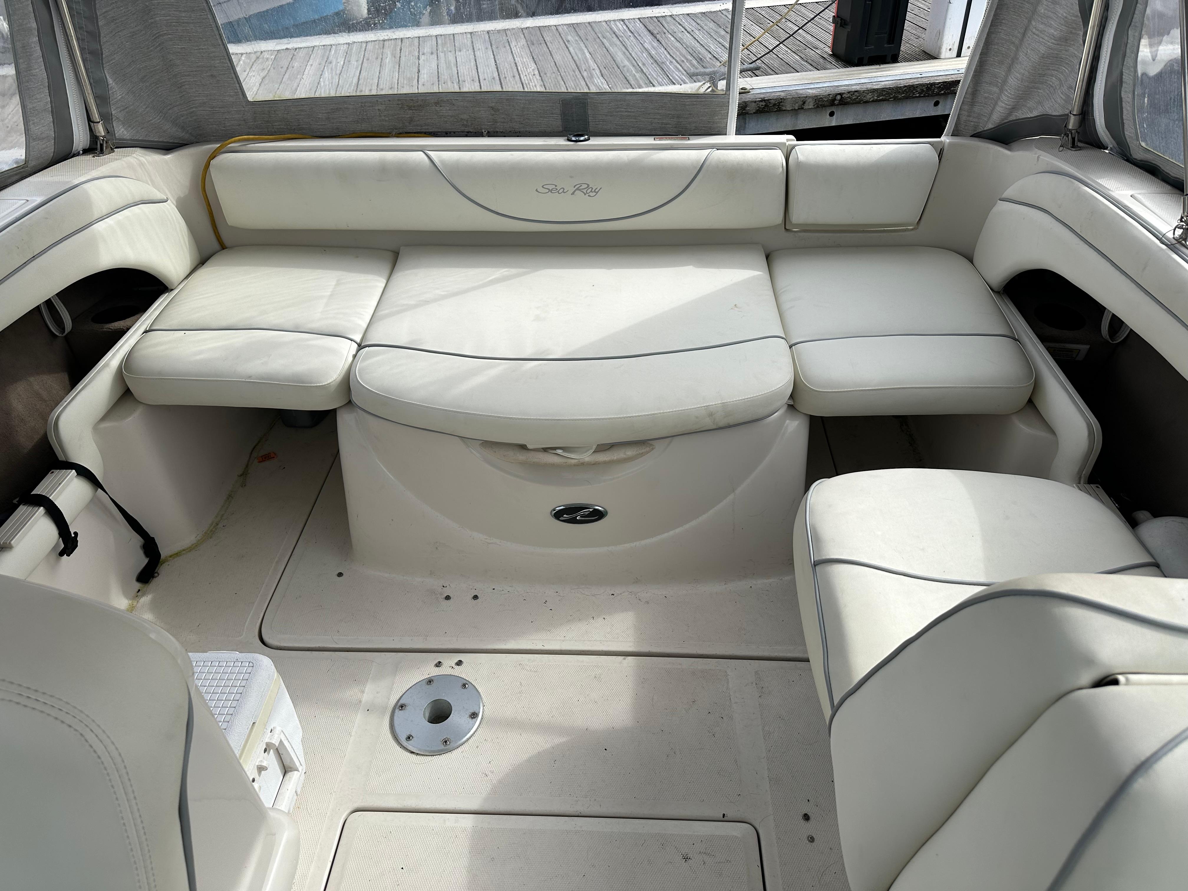 2001 Sea Ray 225 Weekender Cruiser for sale - YachtWorld