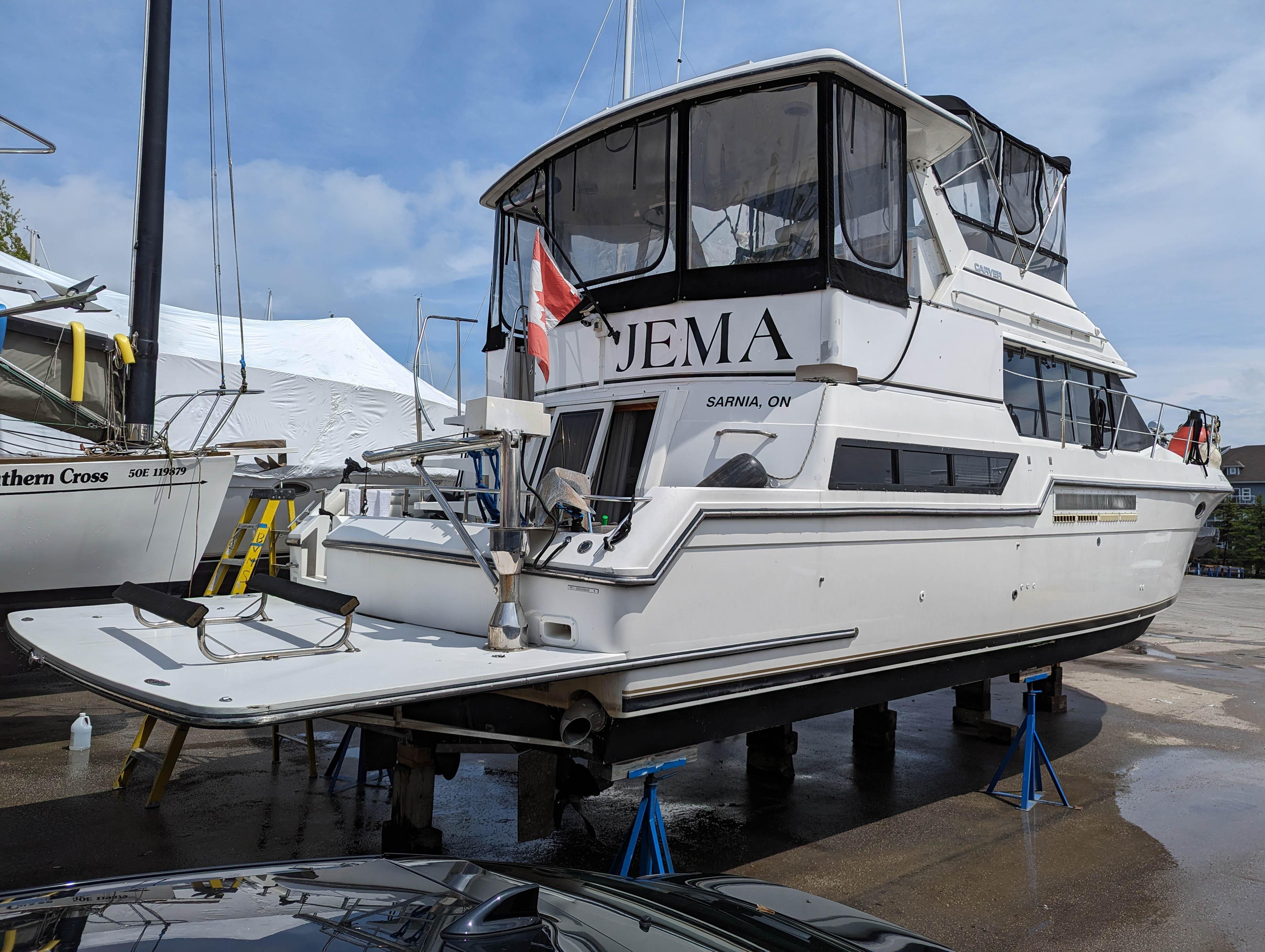 1991 Carver 430 Cockpit Motor Yacht Motor Yacht for sale - YachtWorld