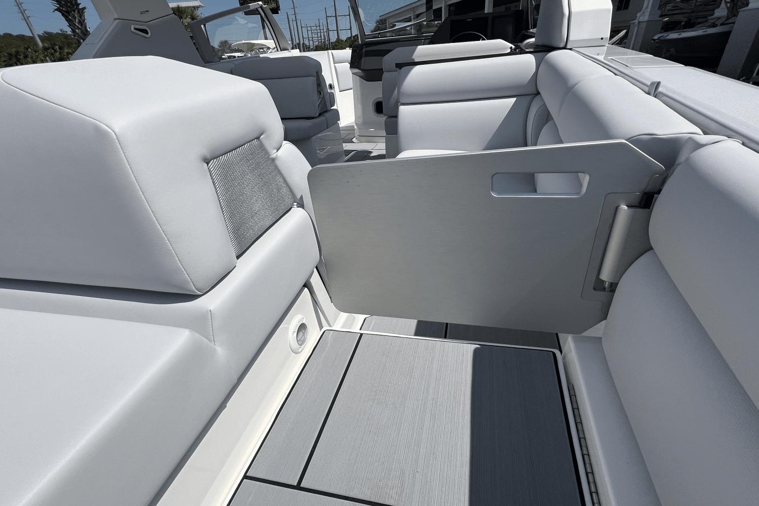 2024 Aviara AV28 Outboard Runabout for sale - YachtWorld