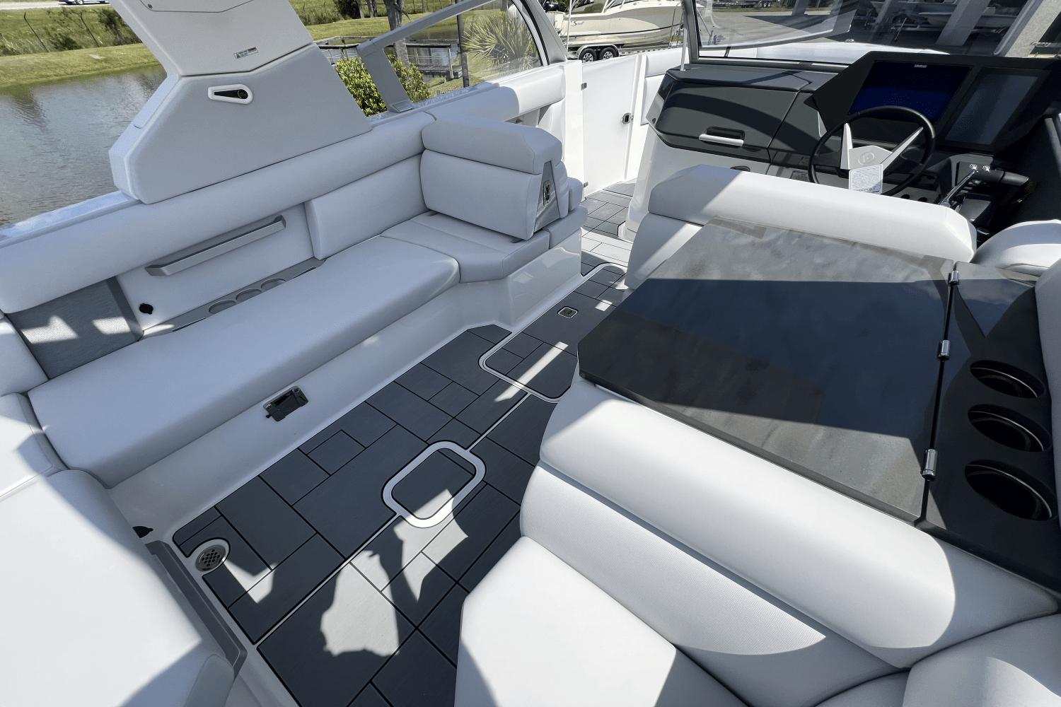 2024 Aviara AV28 Outboard Runabout for sale - YachtWorld