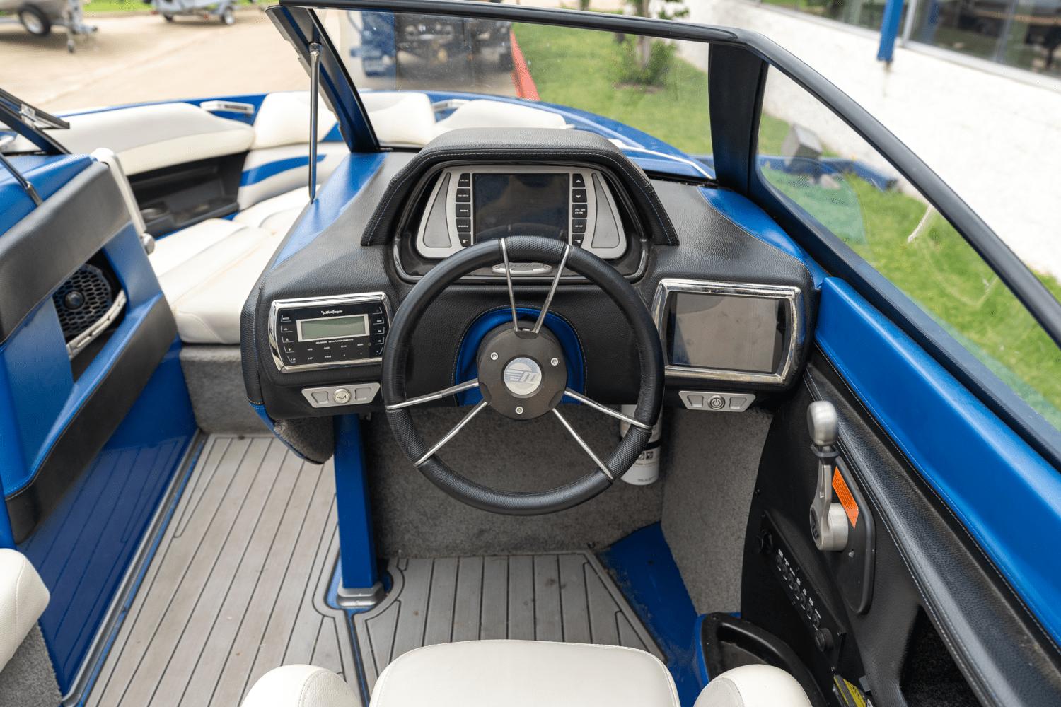 2014 Malibu Wakesetter Lsv 23 Ski and Wakeboard for sale - YachtWorld