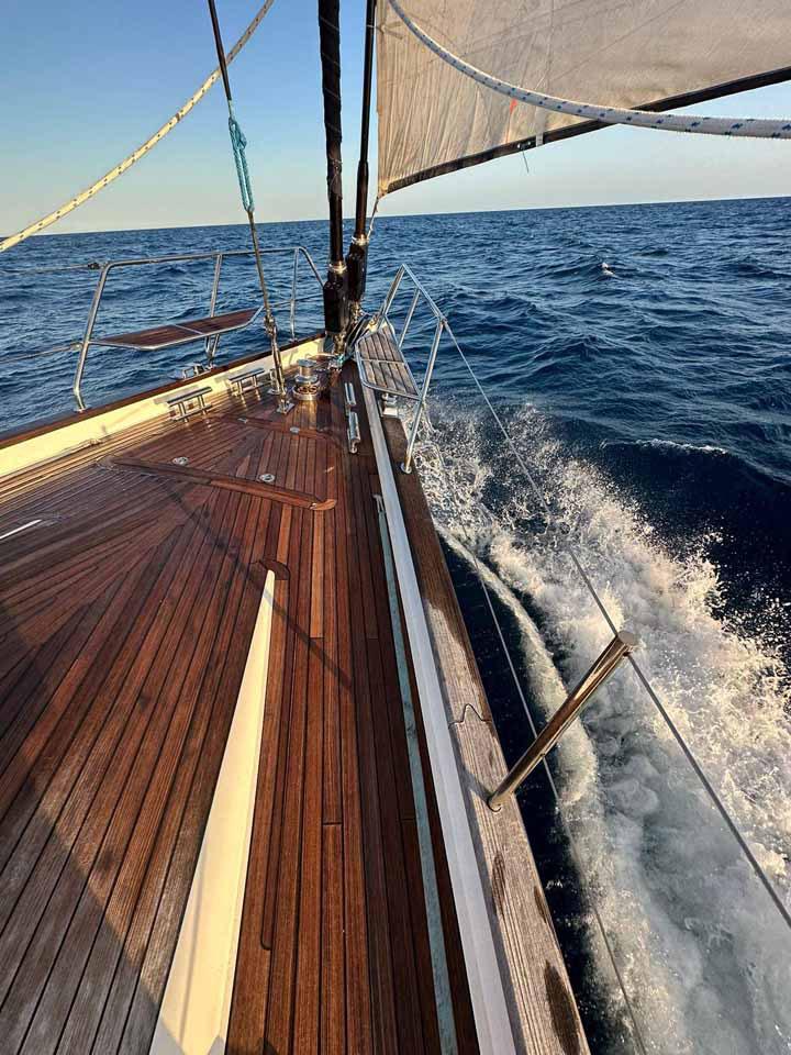 2011 Discovery 67 Cruiser for sale - YachtWorld