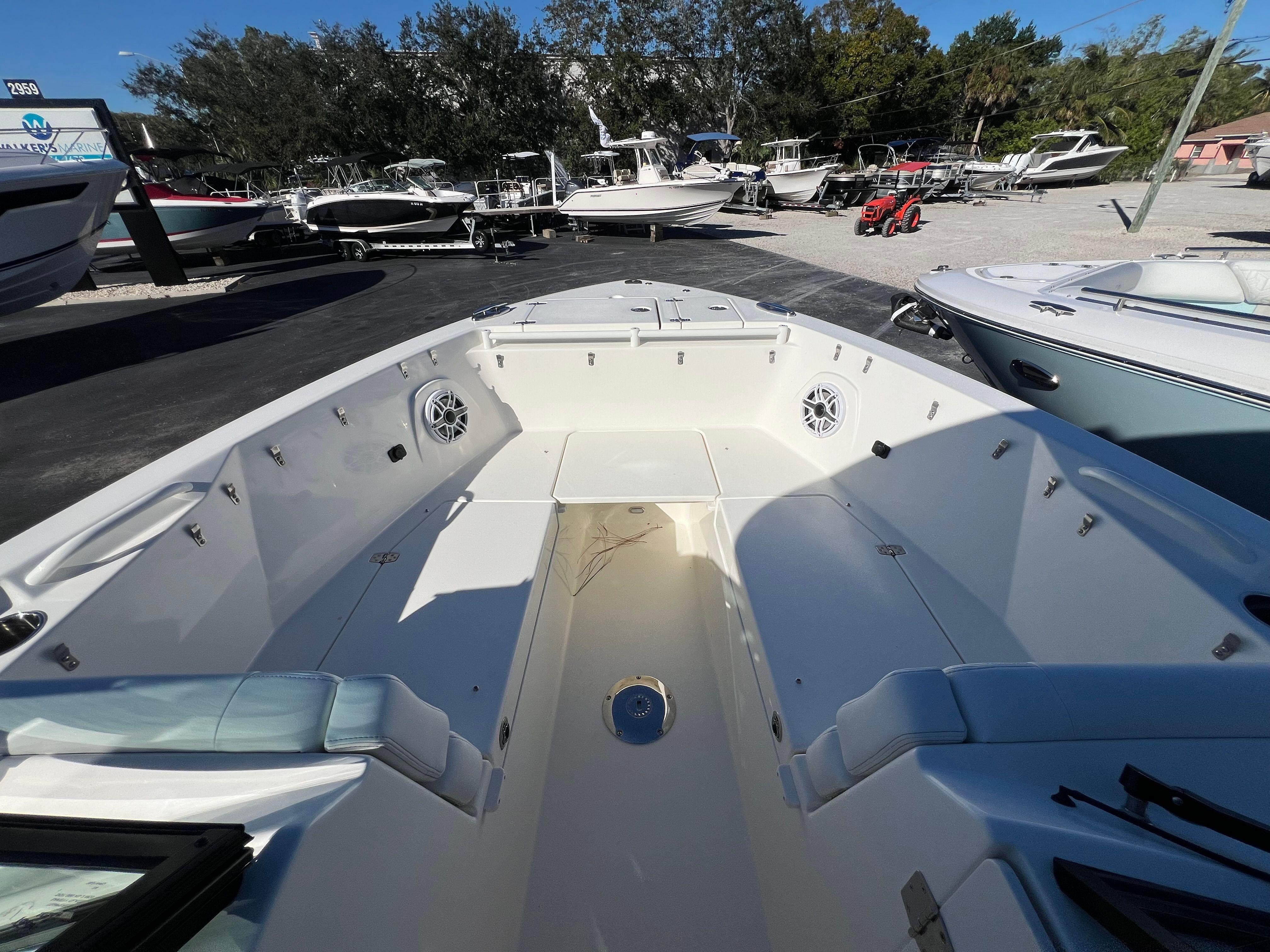 2025 Cobia 280 DC Dual Console for sale - YachtWorld