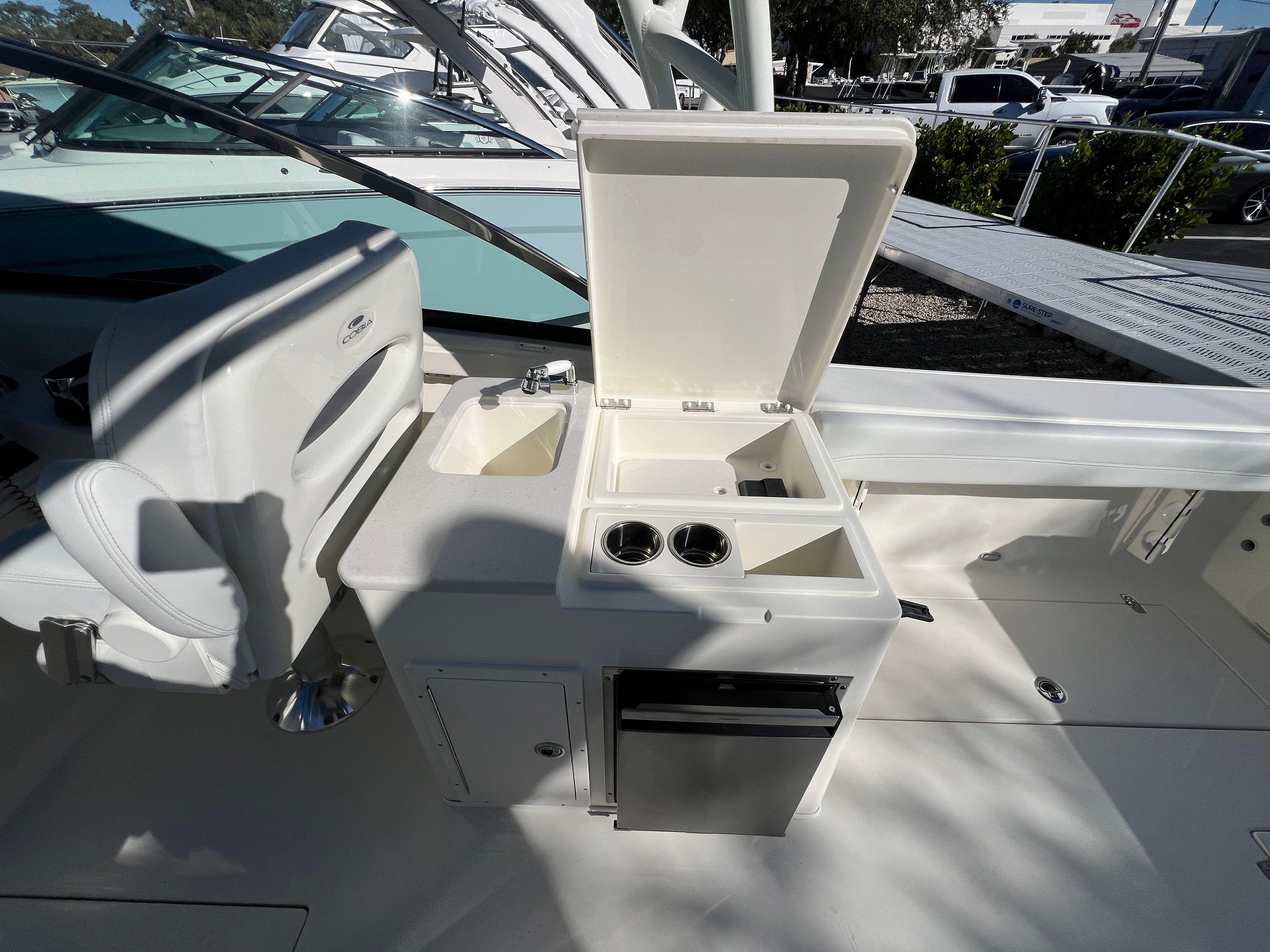 2025 Cobia 280 DC Dual Console for sale - YachtWorld
