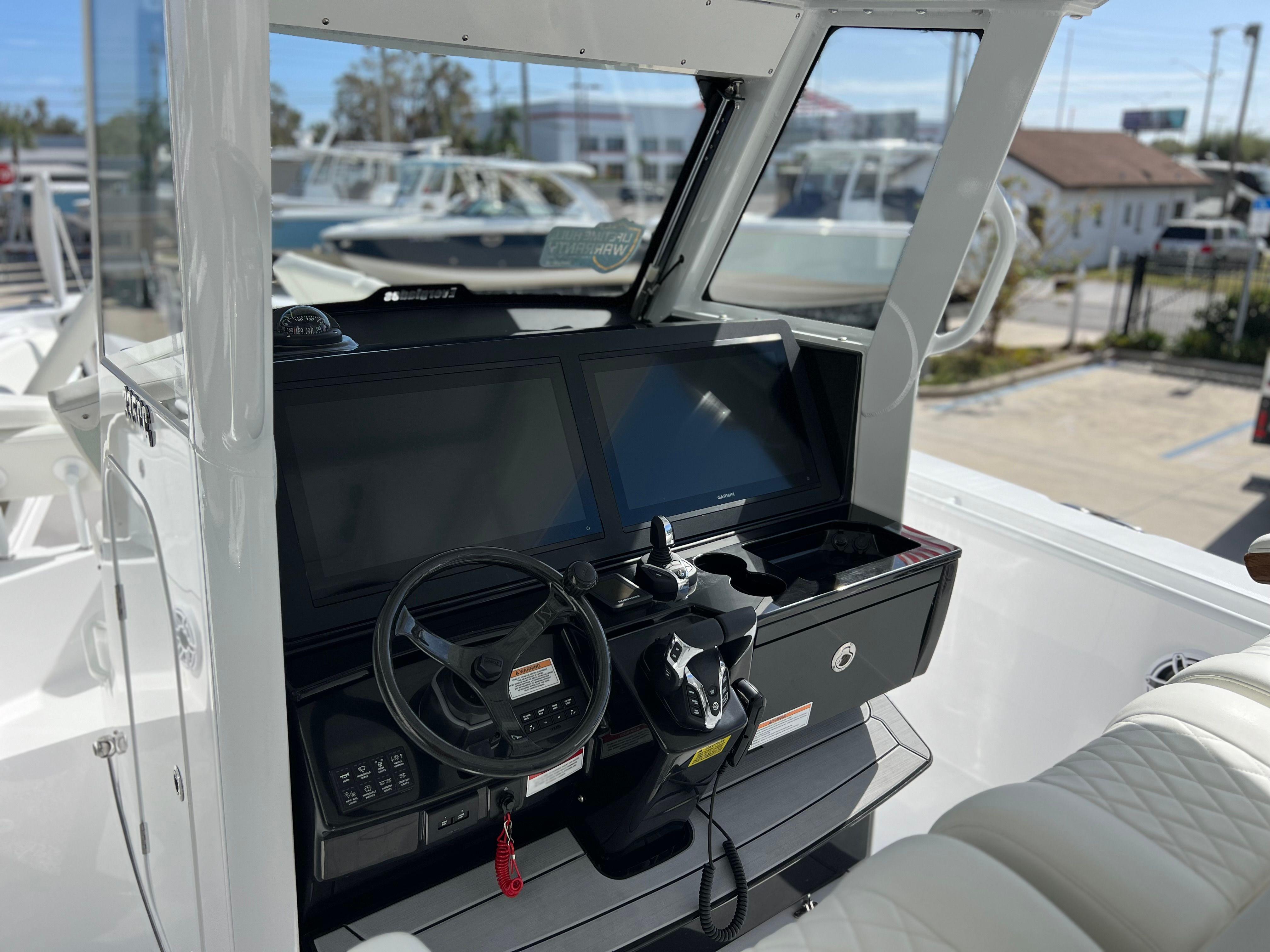 2025 Everglades 335 CC Center Console for sale - YachtWorld