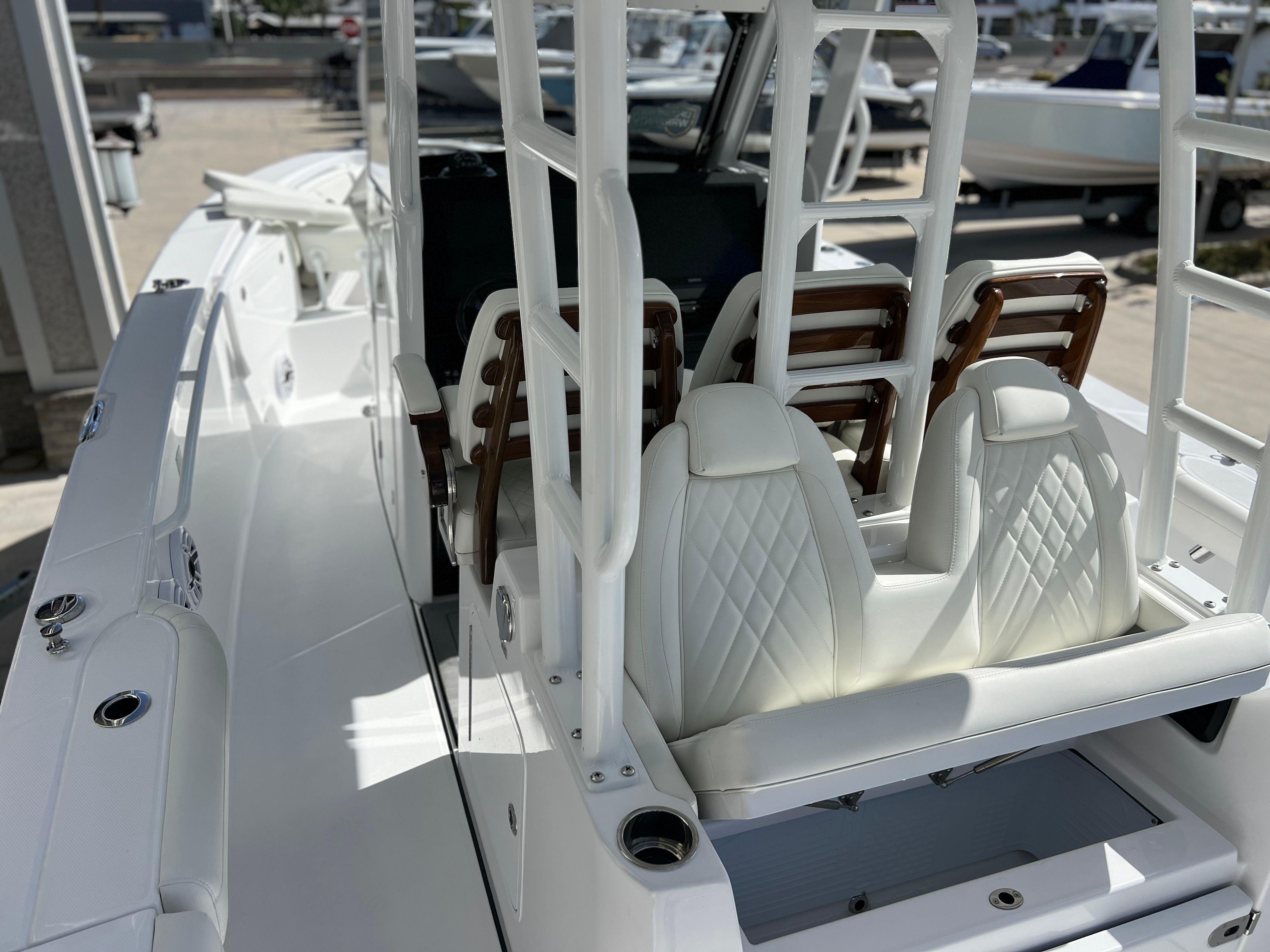 2025 Everglades 335 CC Center Console for sale - YachtWorld