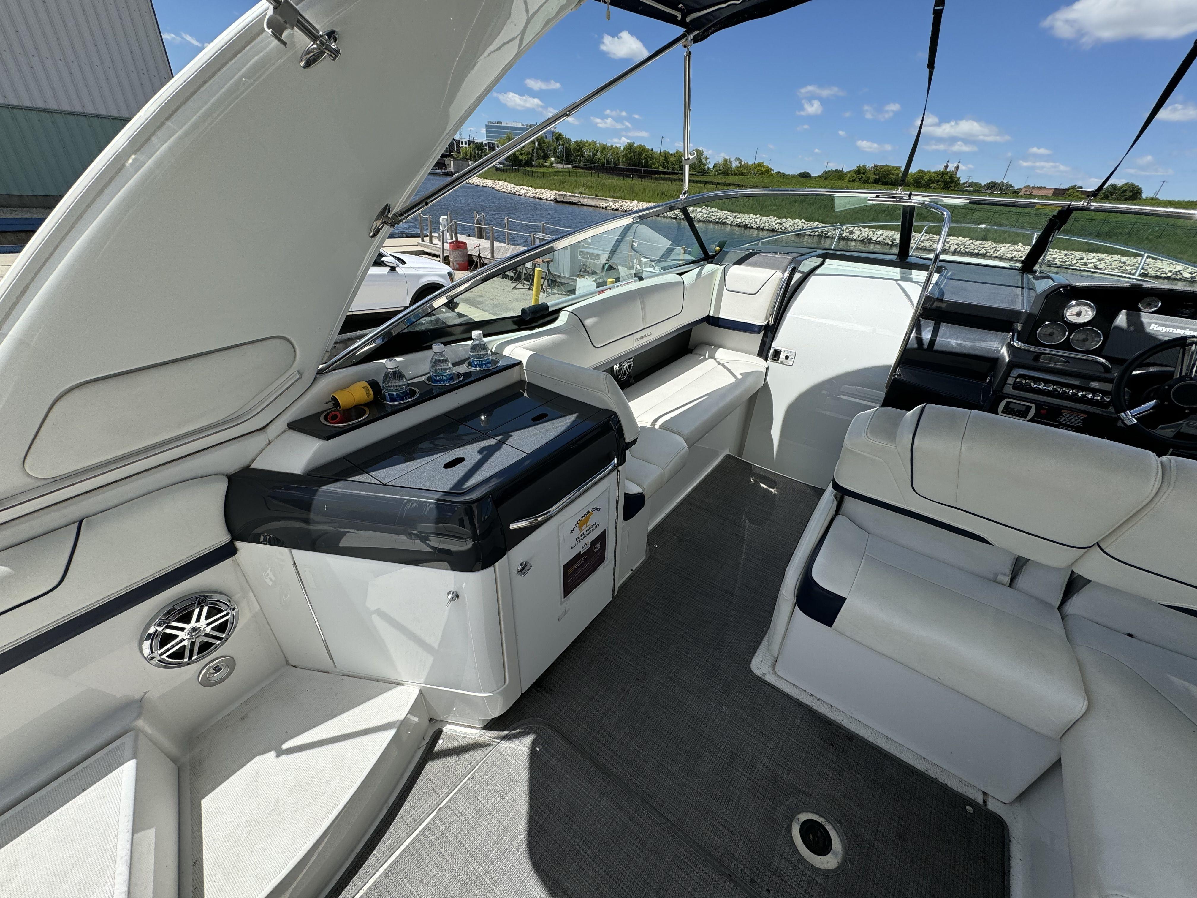 2017 Formula 310 Ss Cuddy Cabin for sale - YachtWorld