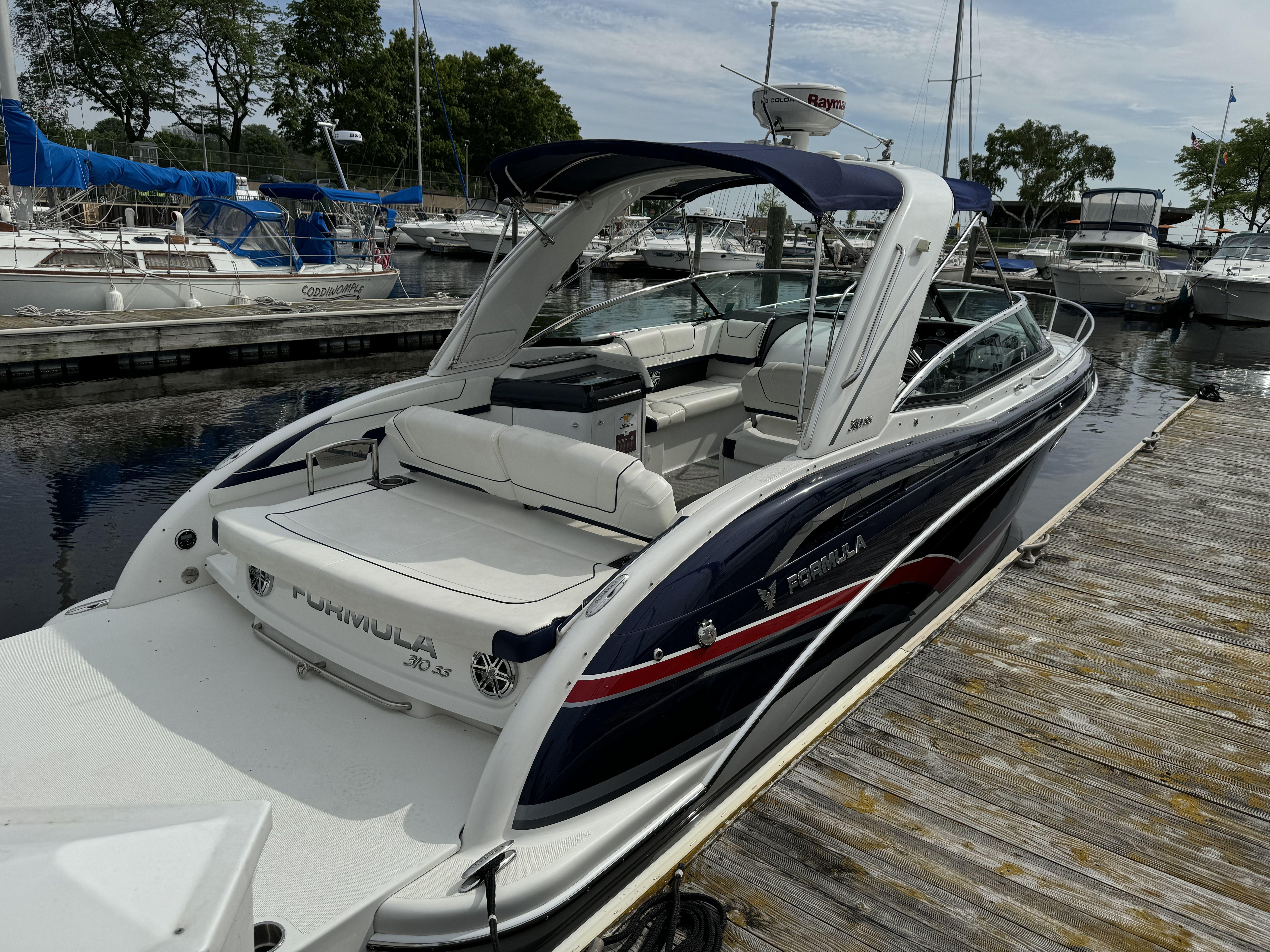 2017 Formula 310 Ss Cuddy Cabin for sale - YachtWorld