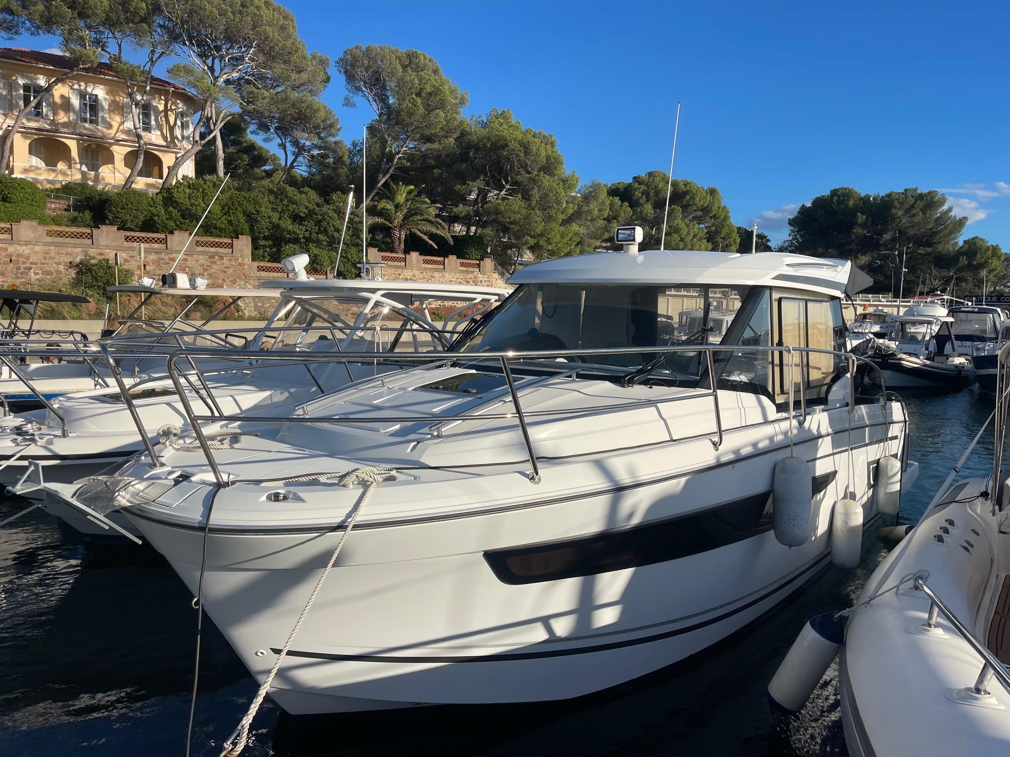 Jeanneau Merry Fisher 895 Offshore Nuevo en Var ( 83 ) - Cosas de Barcos