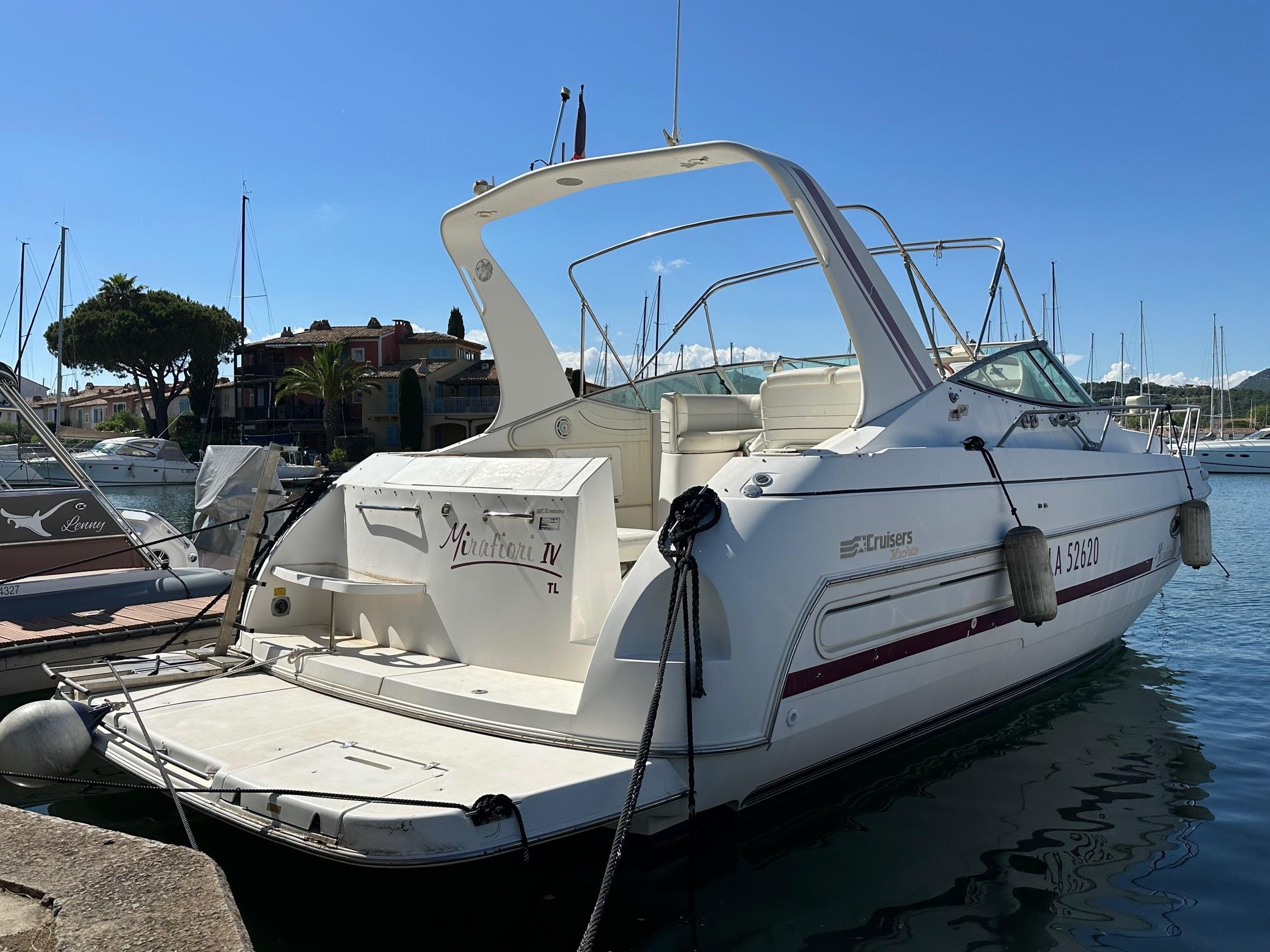 New Cruisers Yachts Cruisers yacht 3575 esprit in 83 - Var - iNautia
