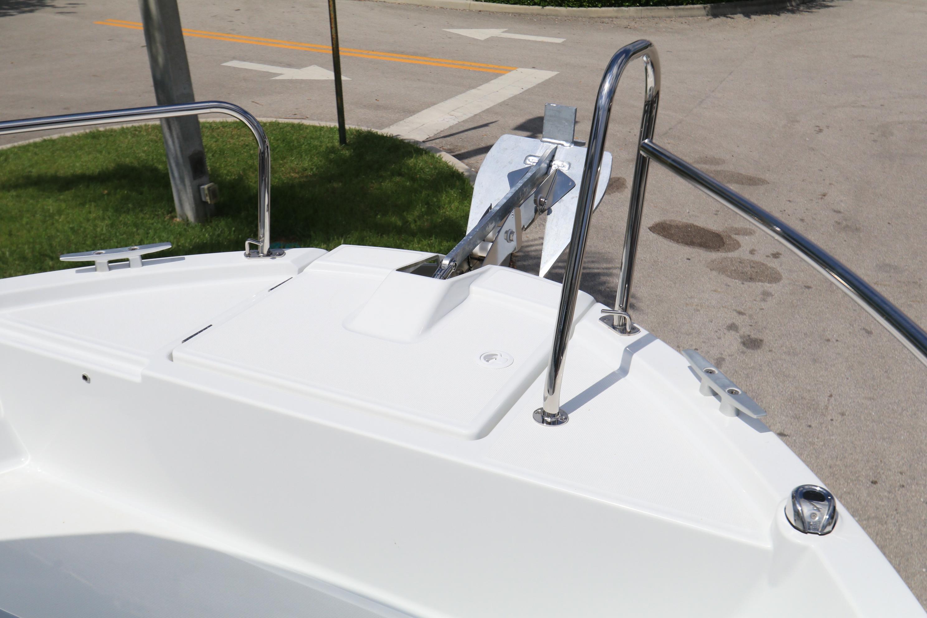 2022 Jeanneau NC 695 Sport S2 Cuddy Cabin for sale - YachtWorld