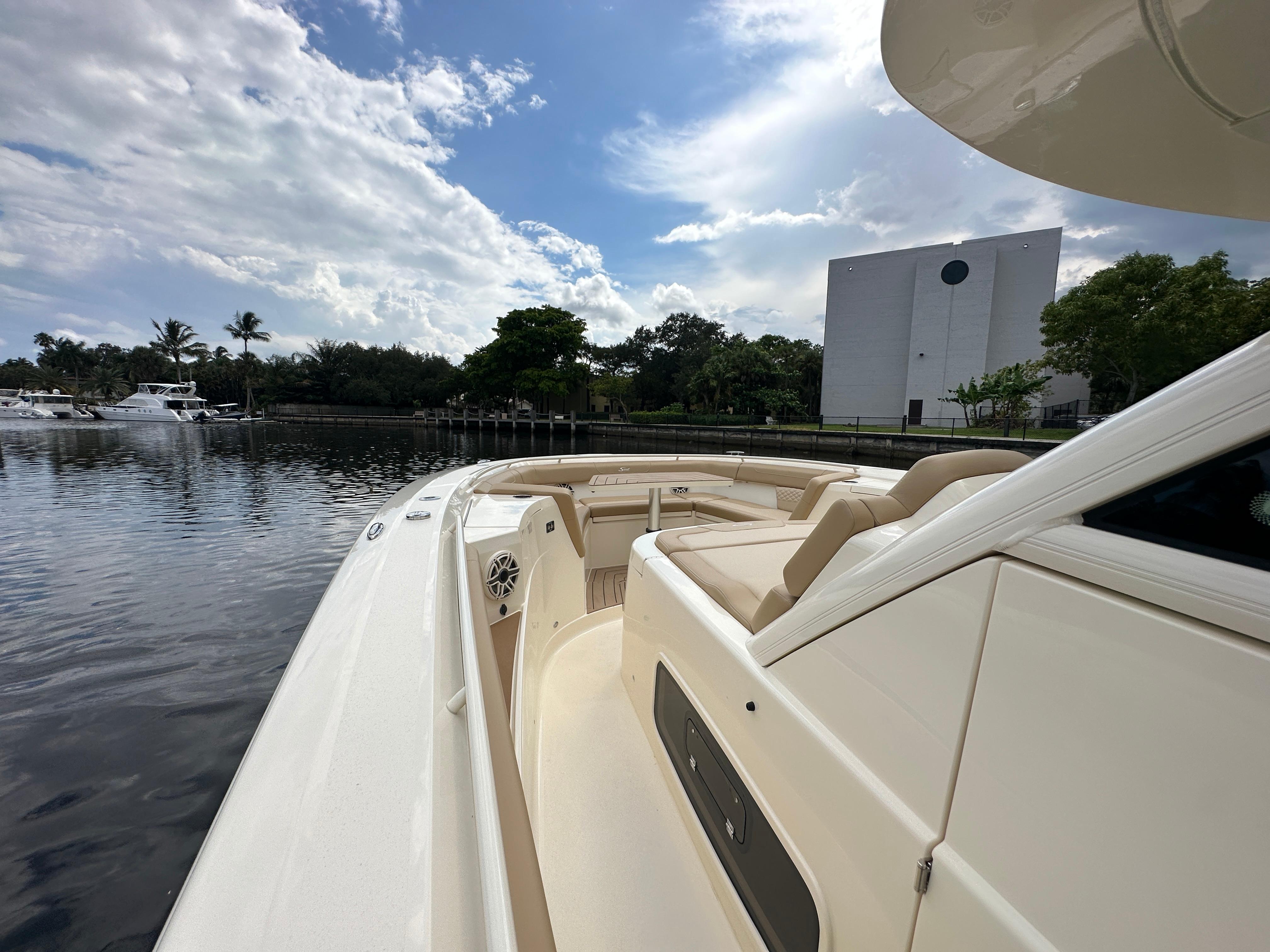 2024 Scout 400 LXF Center Console for sale - YachtWorld