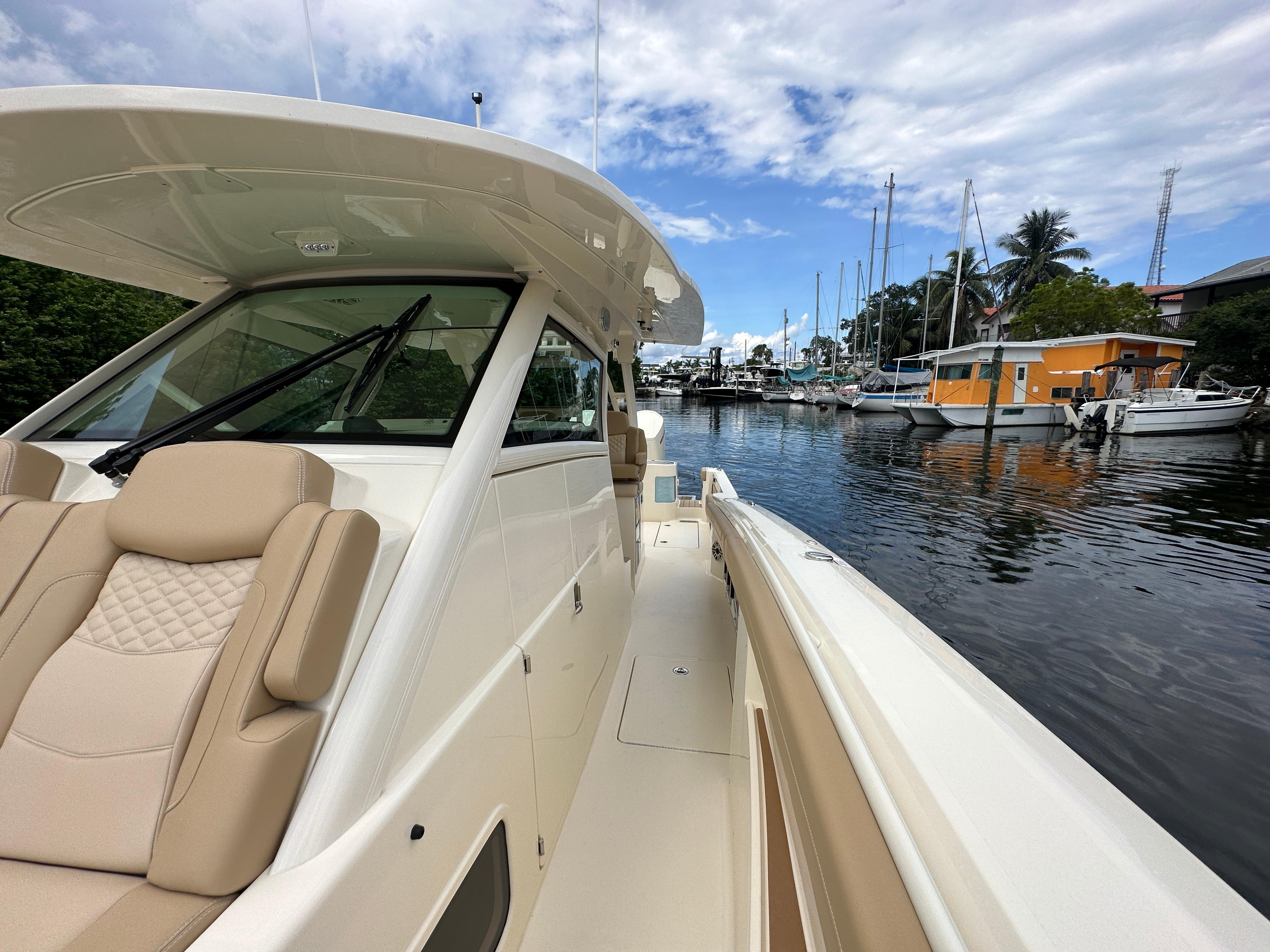 2024 Scout 400 LXF Center Console for sale - YachtWorld