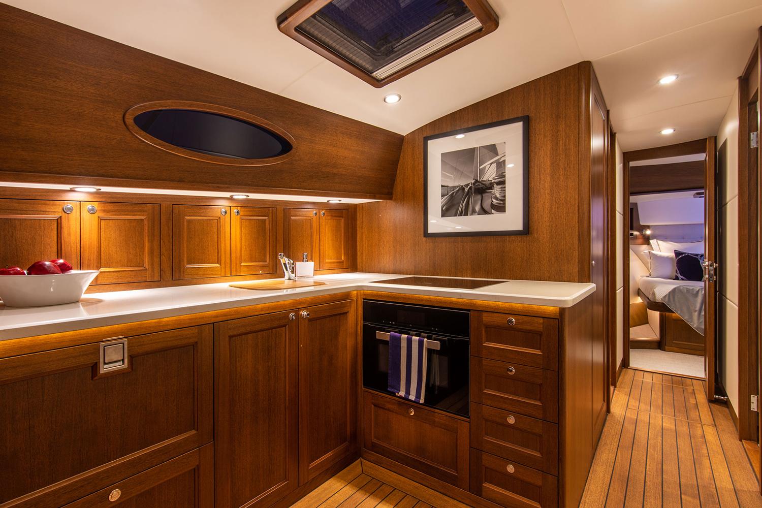 2026 Palm Beach Motor Yachts Palm Beach 65 Flybridge for sale - YachtWorld