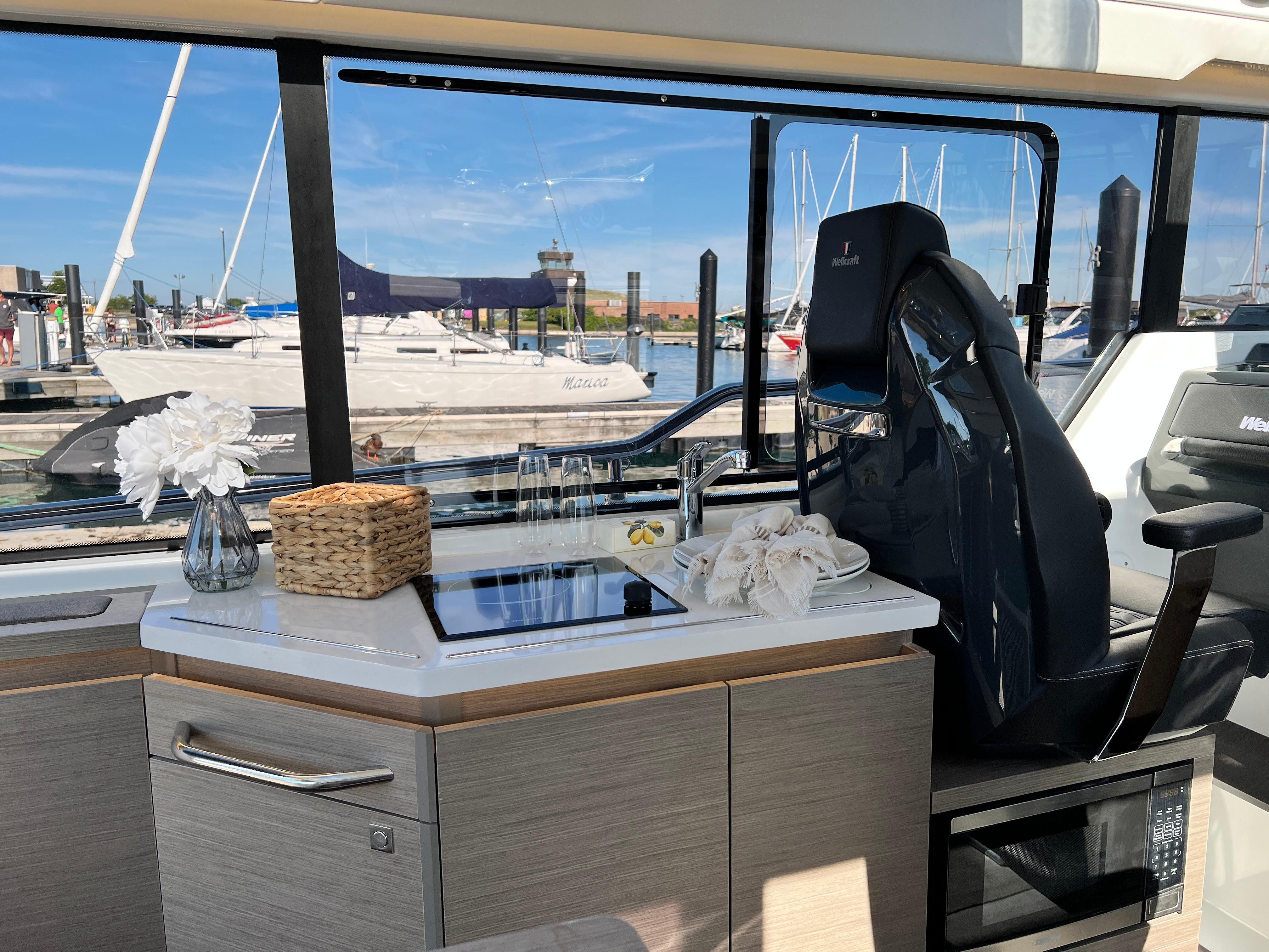 2024 Wellcraft 355 Cruiser for sale - YachtWorld