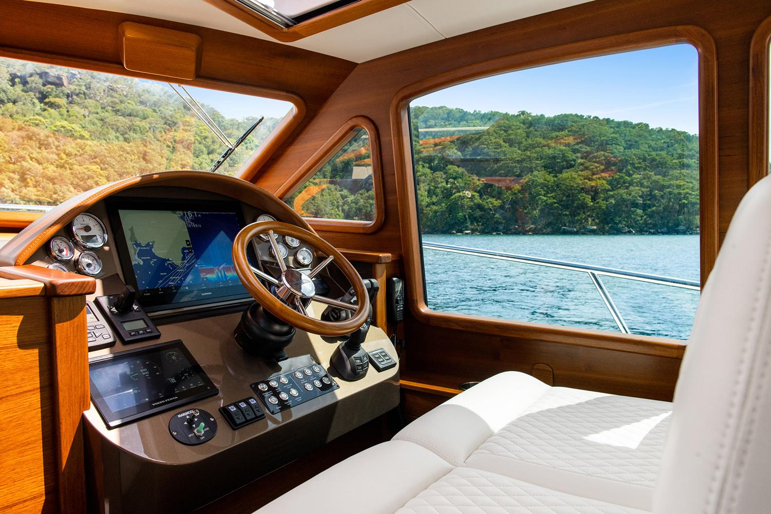 2026 Palm Beach Motor Yachts Palm Beach 42 Flybridge for sale - YachtWorld