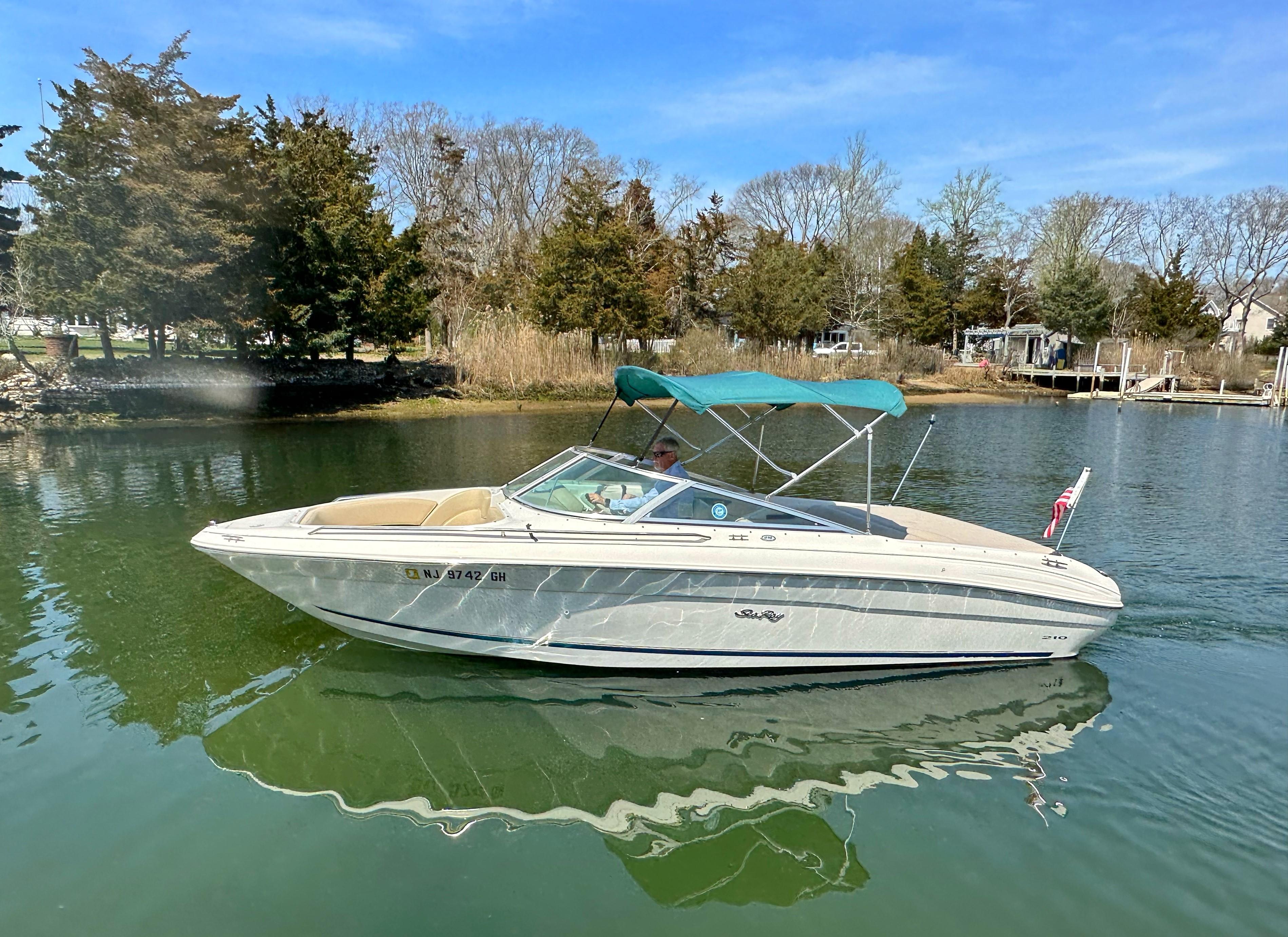 1998 Sea Ray 210 Bow Rider Runabout for sale - YachtWorld