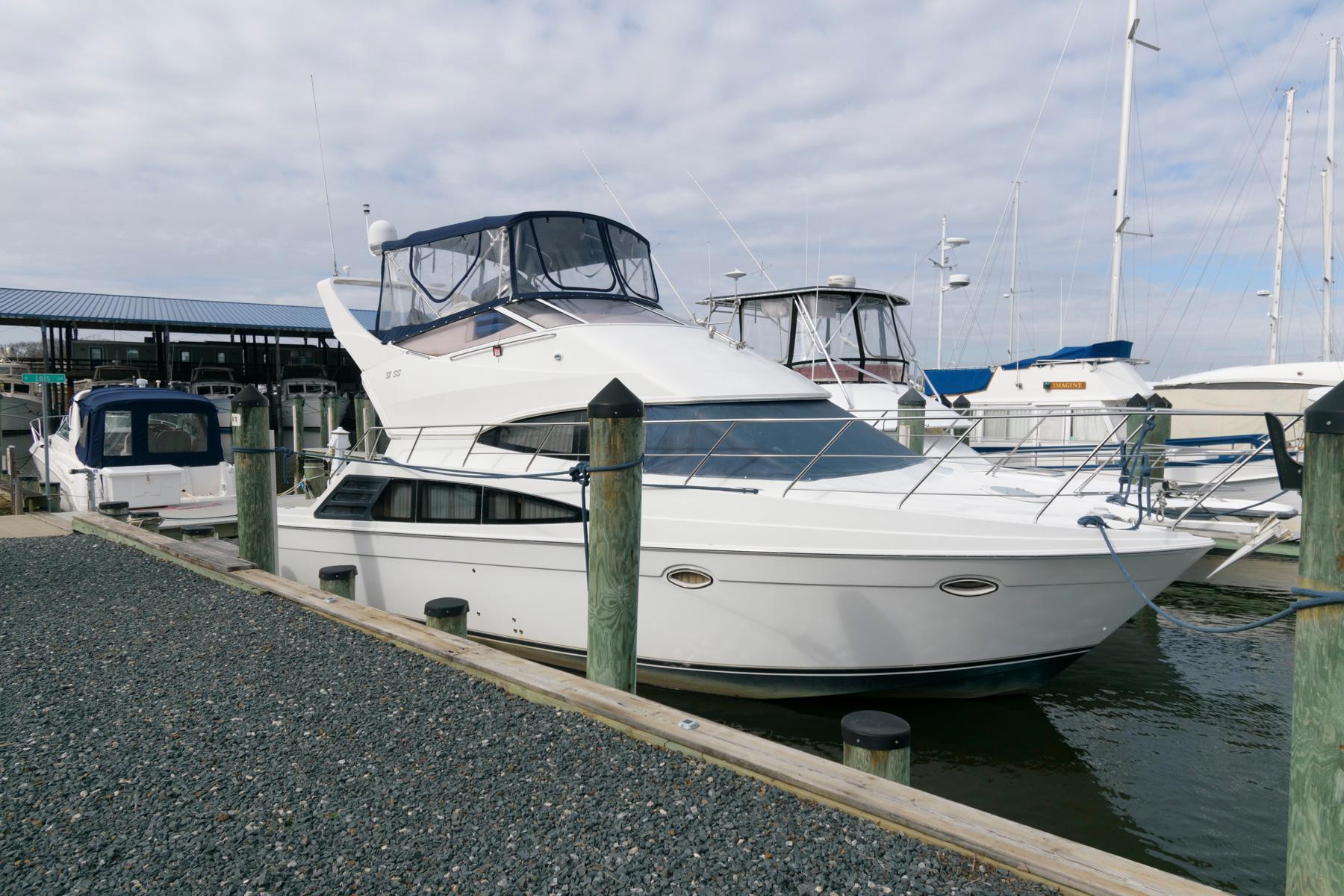 2006 Carver 38 Super Sport Motor Yachts for sale - YachtWorld