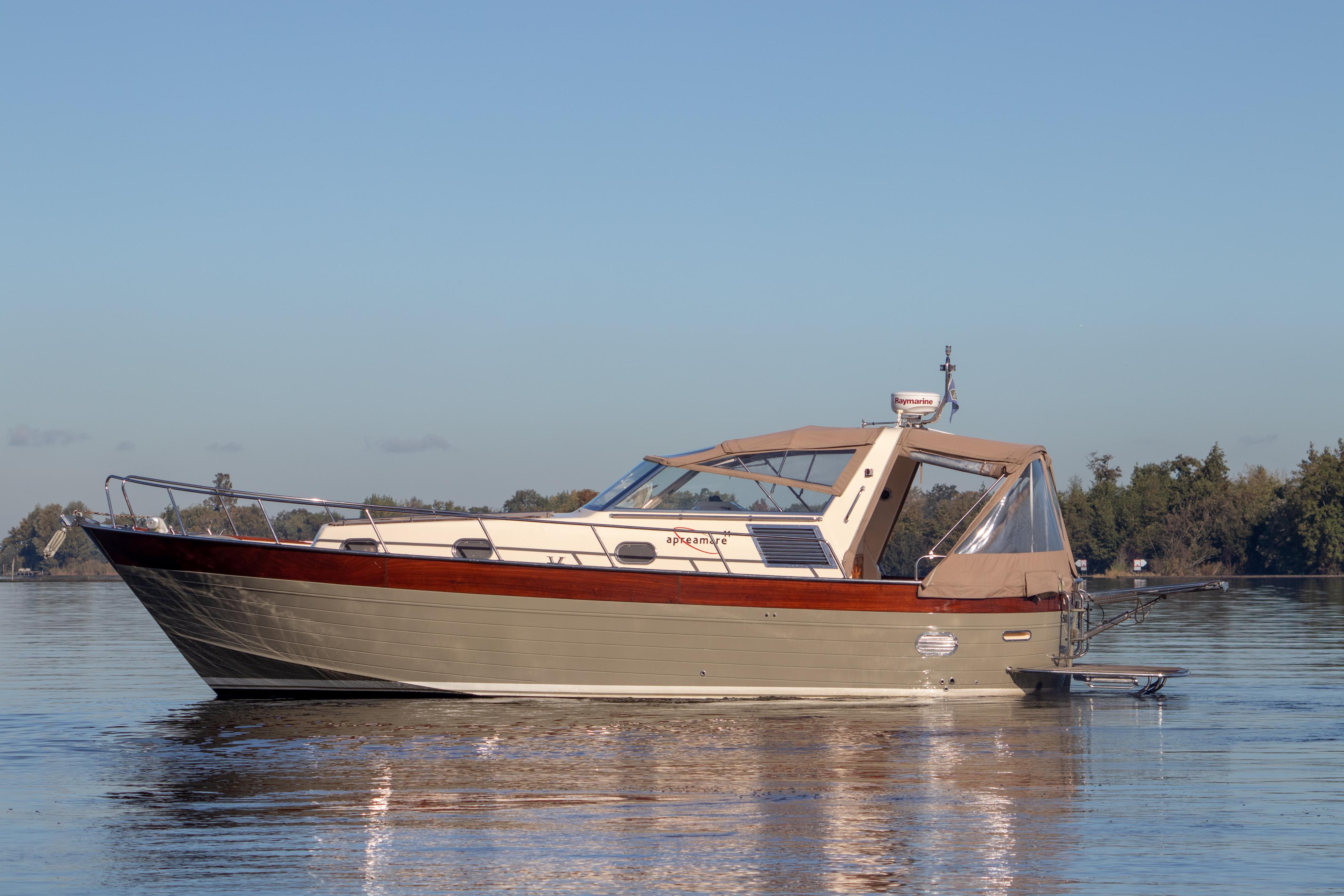 2000 Apreamare 11 Motoryachten Kaufen - YachtWorld