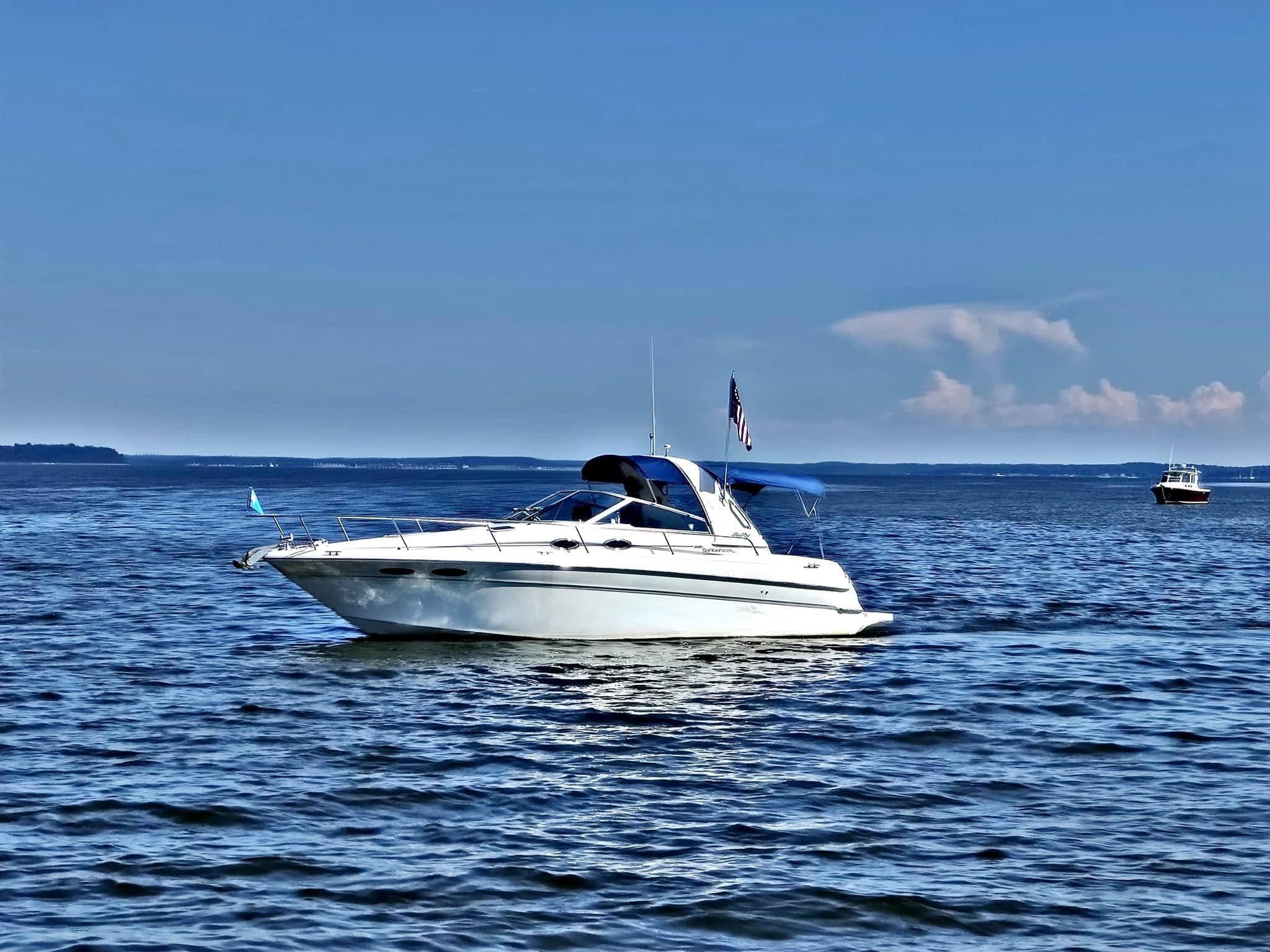 1999 Sea Ray Sundancer Motorboot mit Achterkabine Kaufen - YachtWorld