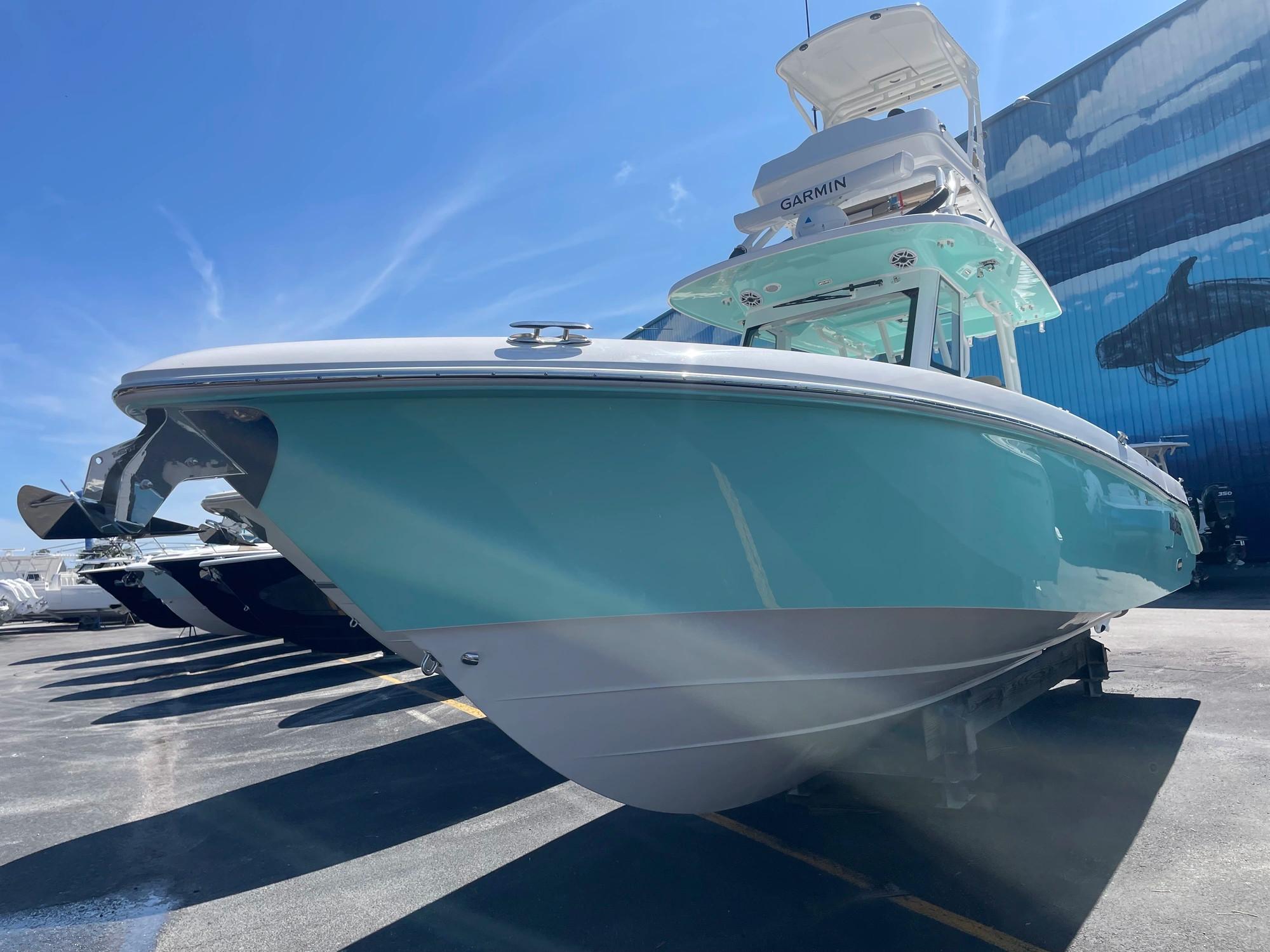 2024 Everglades 335 CC Center Console for sale - YachtWorld