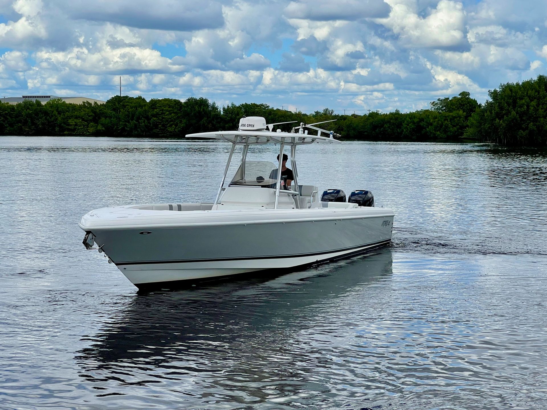 2007 Intrepid 323 CC - Weber Yachts