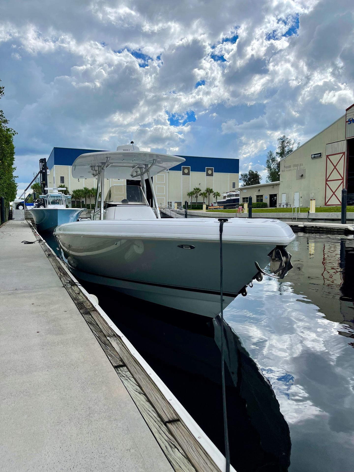 2007 Intrepid 323 CC - Weber Yachts